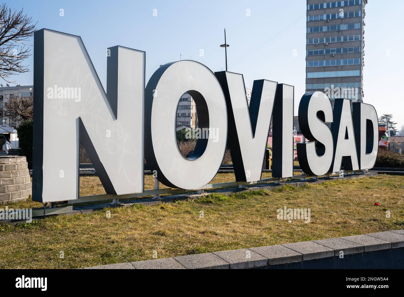 Big letters sign hi-res stock photography and images - Alamy