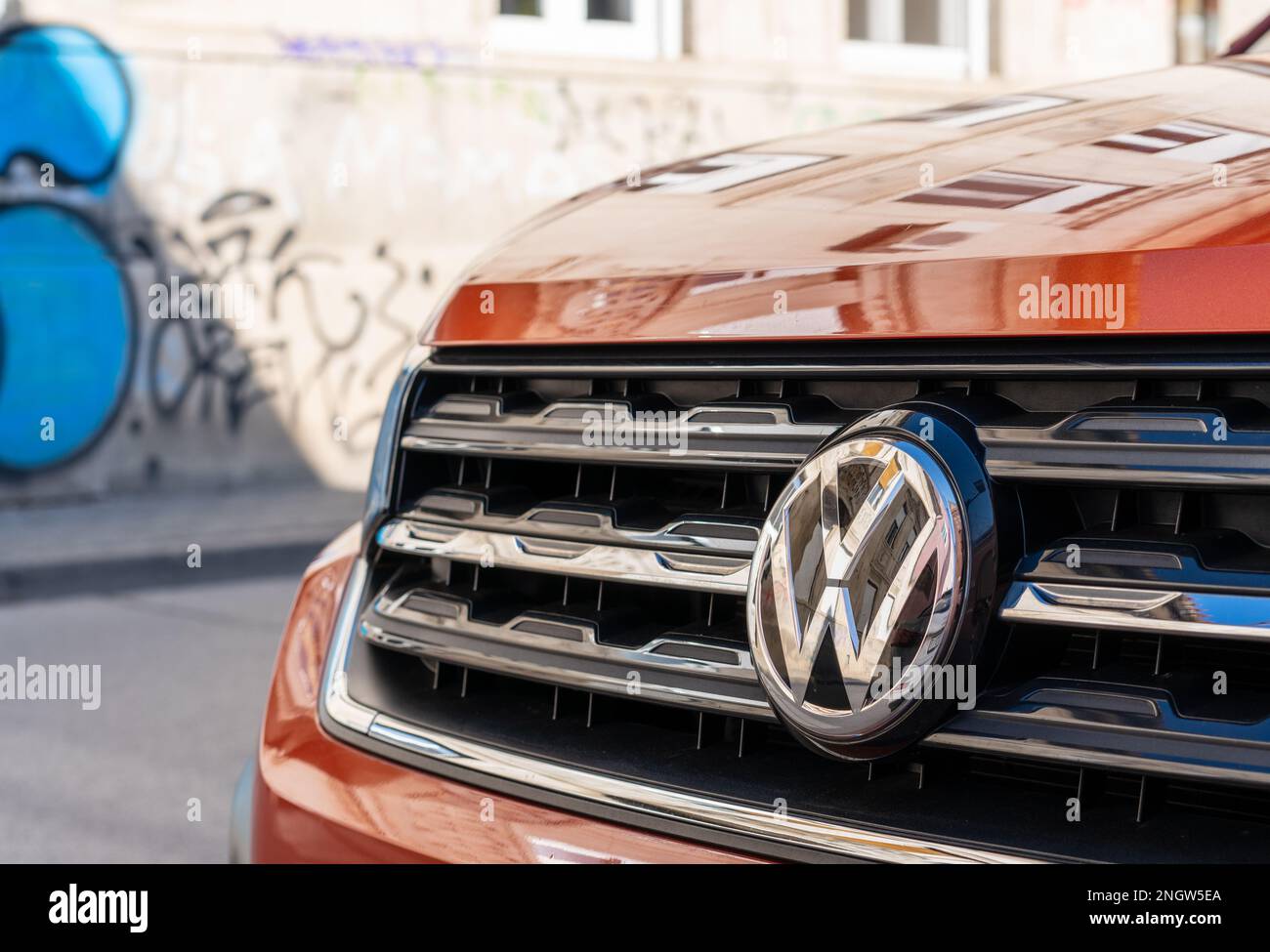 Volkswagen logo hi-res stock photography and images - Alamy