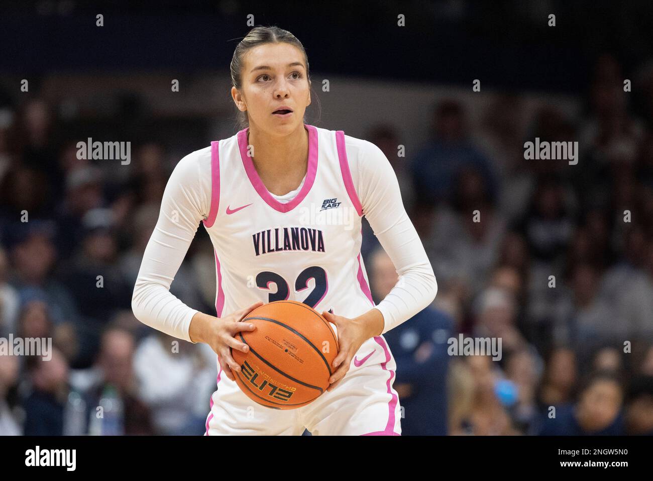Villanova guard Bella Runyan (32) in action during an NCAA college ...