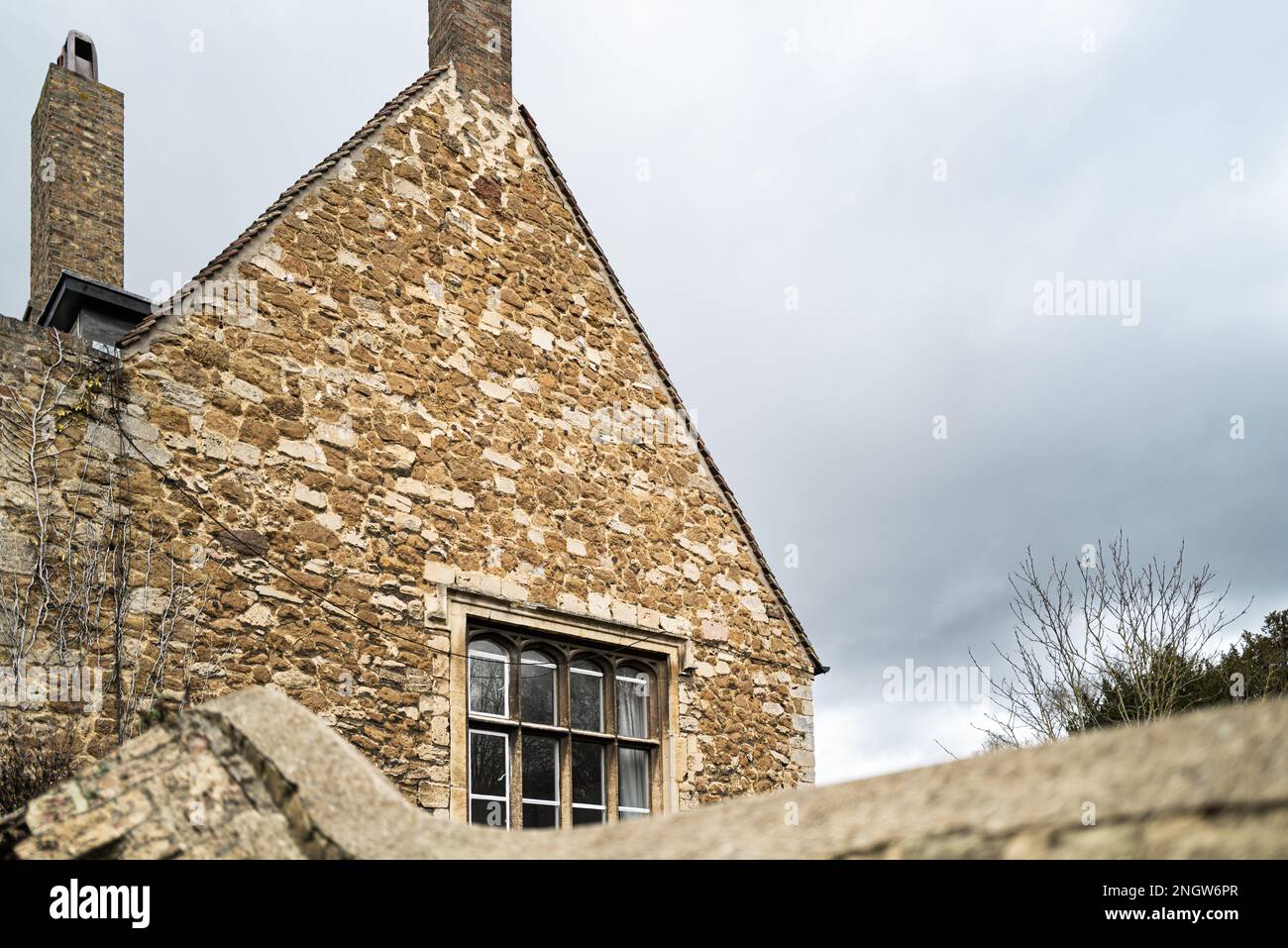 Gothic cottage windows hi-res stock photography and images - Alamy