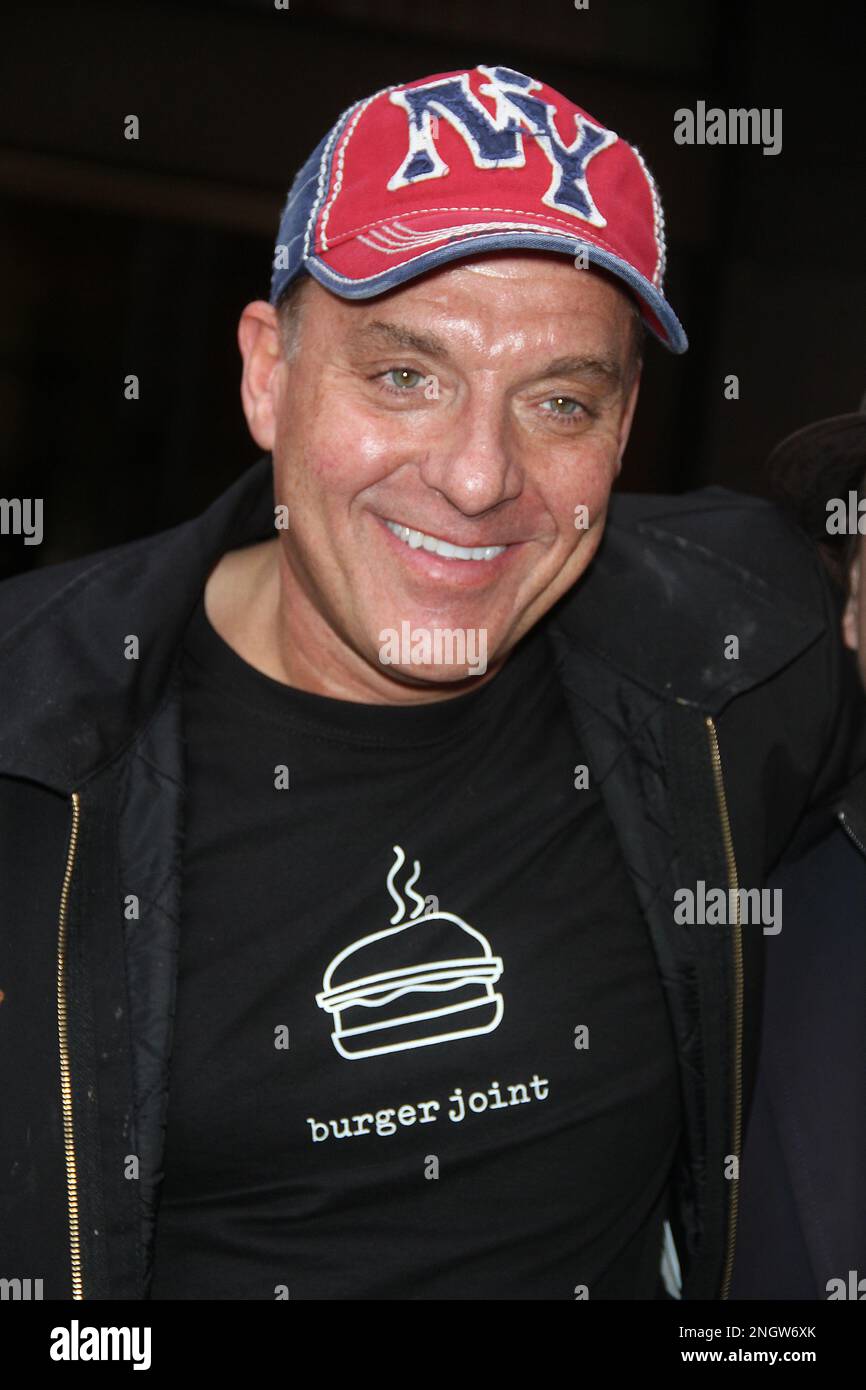 File Photo Tom Sizemore In Critical Condition After Brain Aneurysm