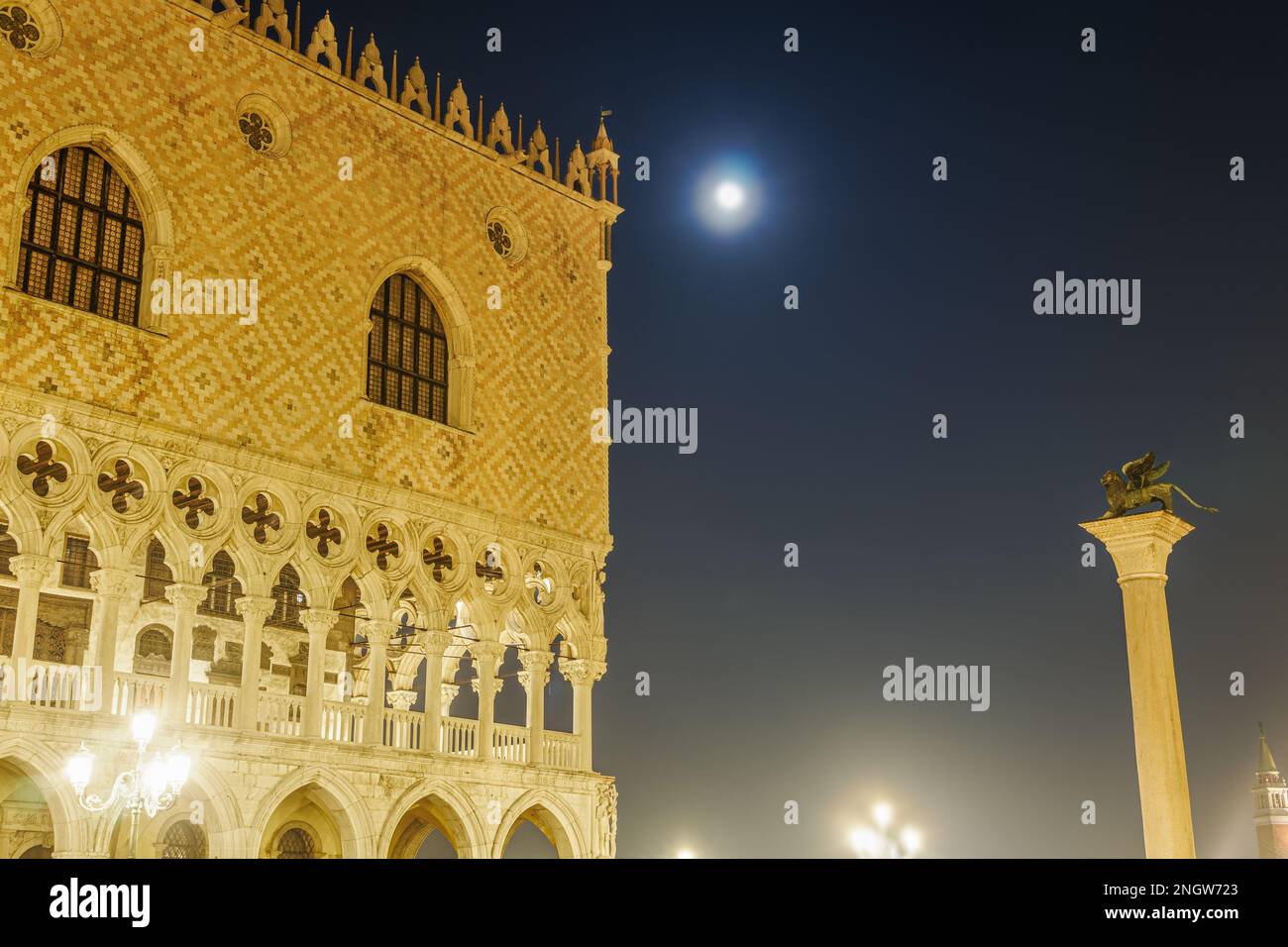Venice Italy night view of illuminated Palazzo Ducale landmark, 1340 ...