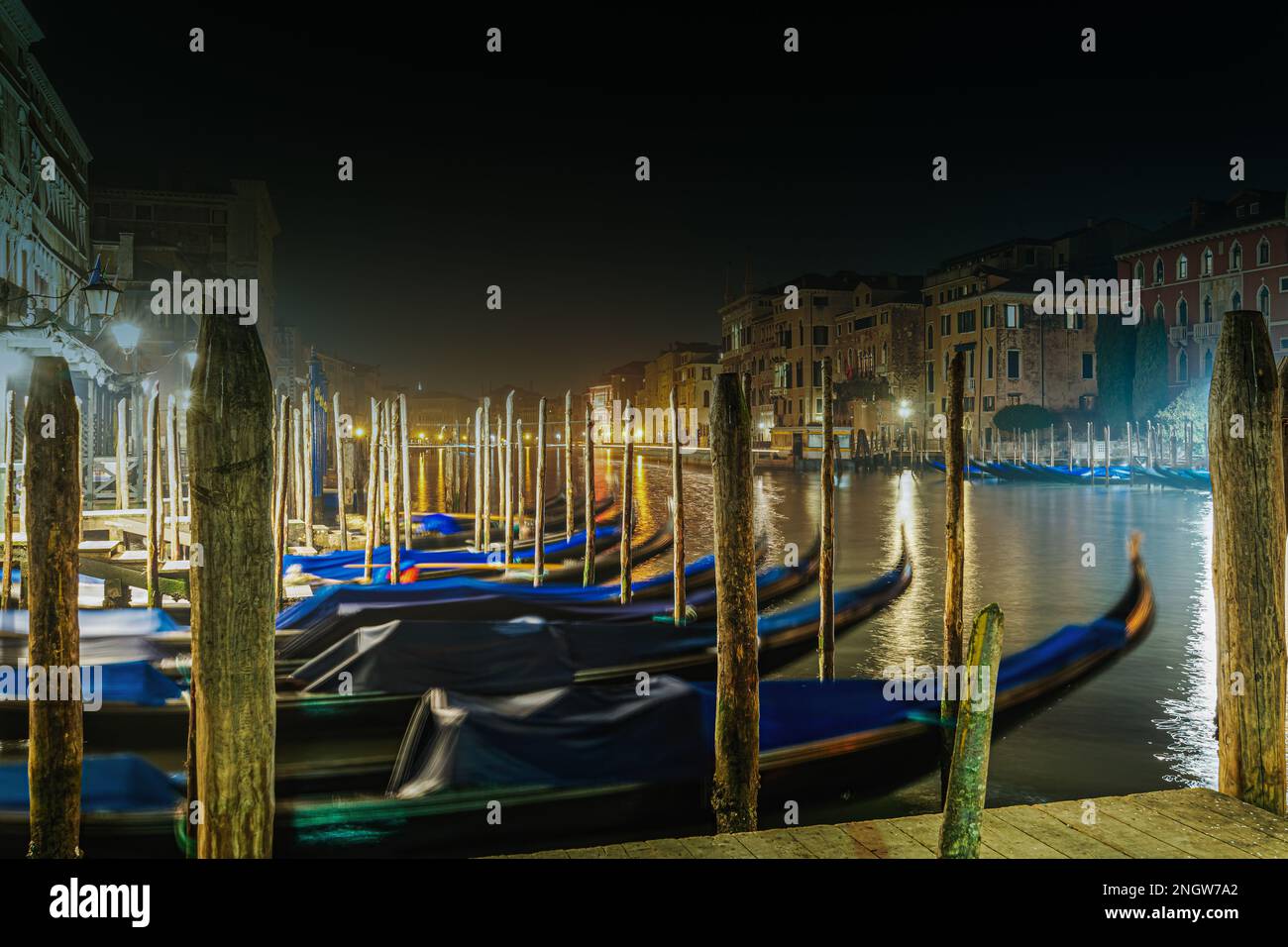 Venetian buildings nightscape hi-res stock photography and images - Alamy