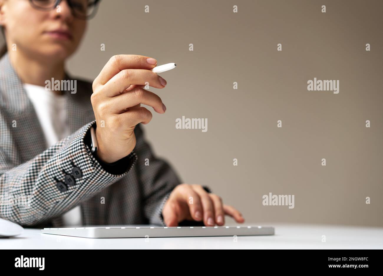 Female business person signing virtual contract using digital pen ...