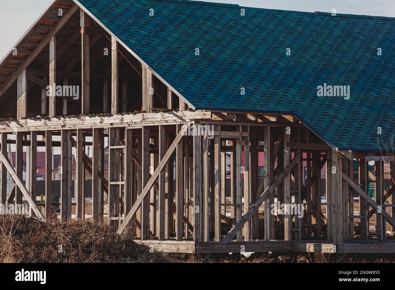Abandoned unfinished empty house no windows, abandoned construction ...
