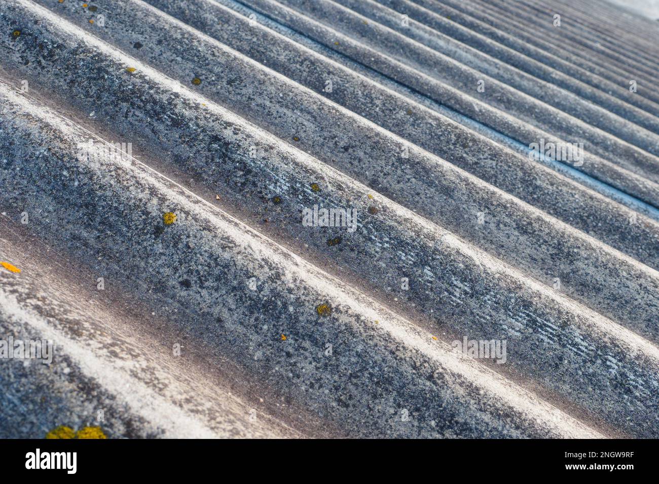 Asbestos roofing material hi-res stock photography and images - Alamy