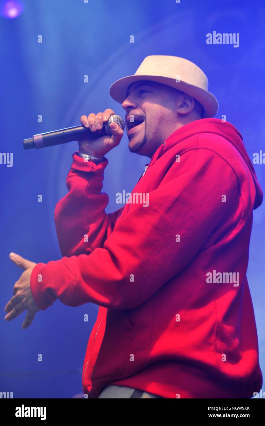 The belgian rapper Akro live in Brussels | Akro l'ex-leader du groupe ...