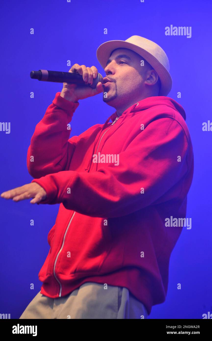 The belgian rapper Akro live in Brussels | Akro l'ex-leader du groupe ...