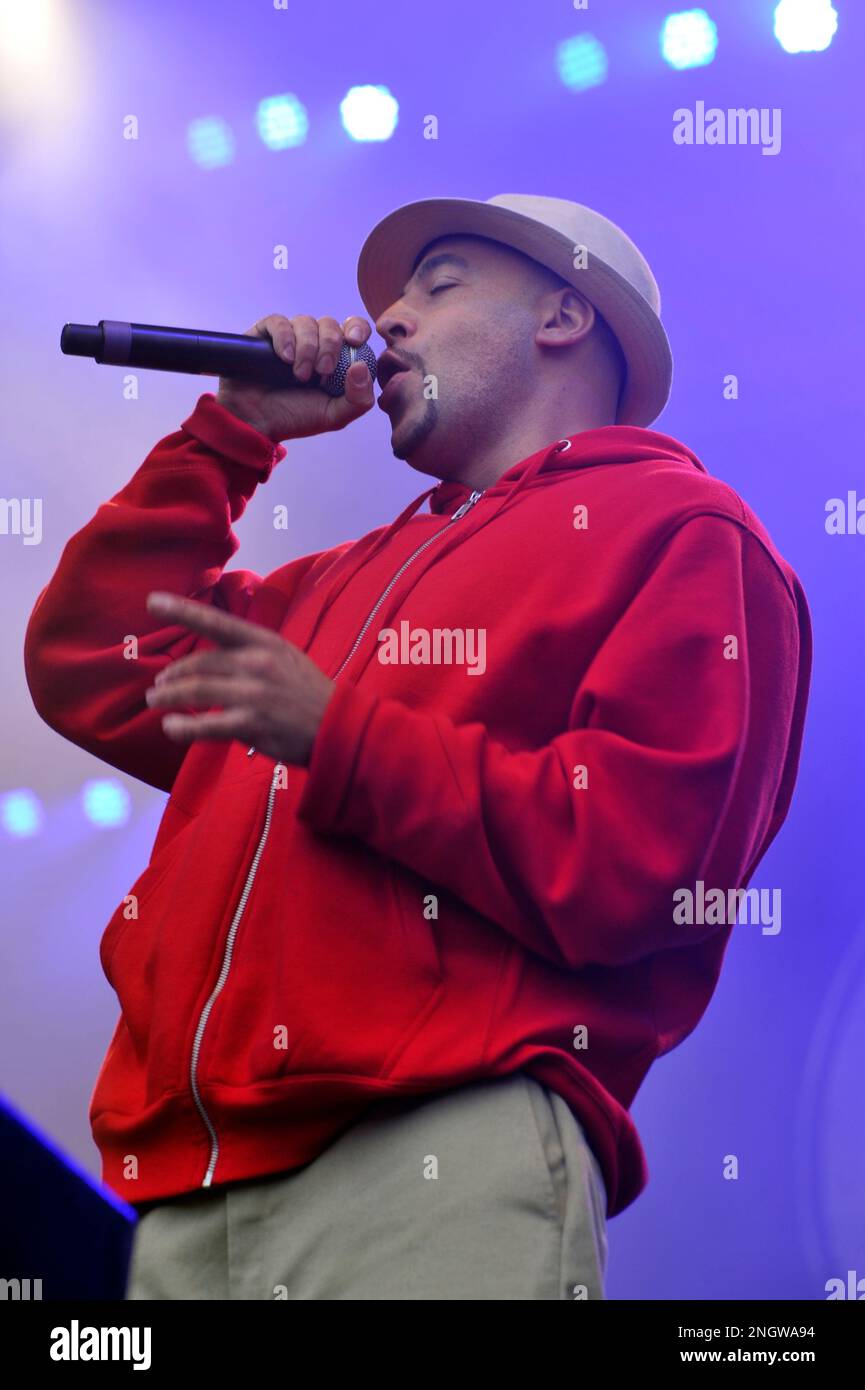 The belgian rapper Akro live in Brussels | Akro l'ex-leader du groupe ...