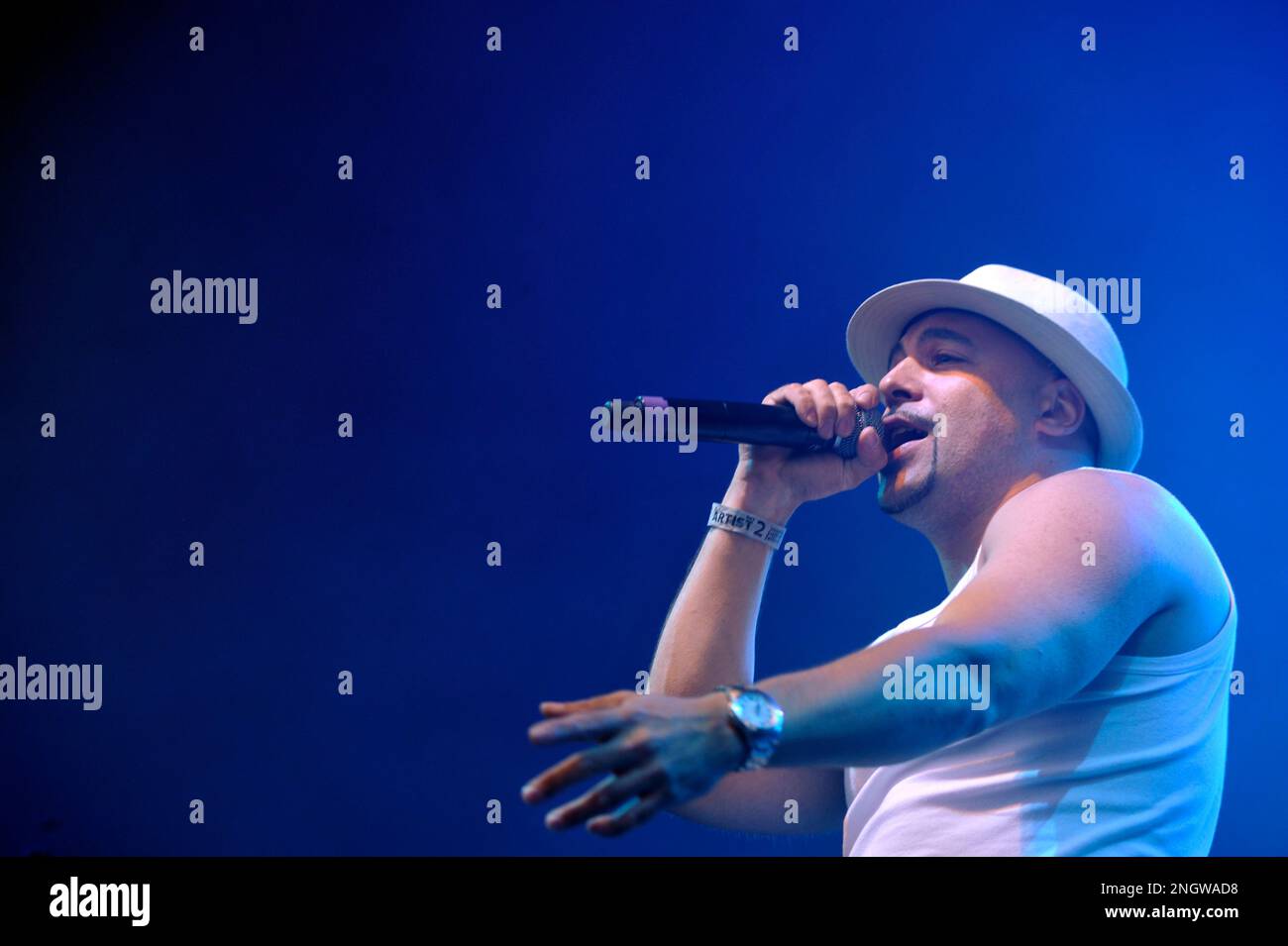 The belgian rapper Akro live in Brussels | Akro l'ex-leader du groupe ...