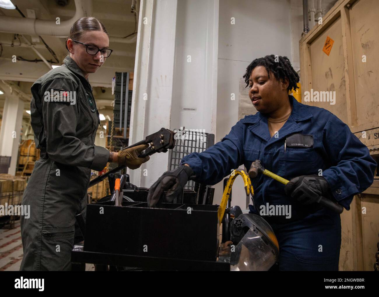 221125-N-IV962-1015 PACIFIC OCEAN (Nov. 25, 2022) – Aviation ...