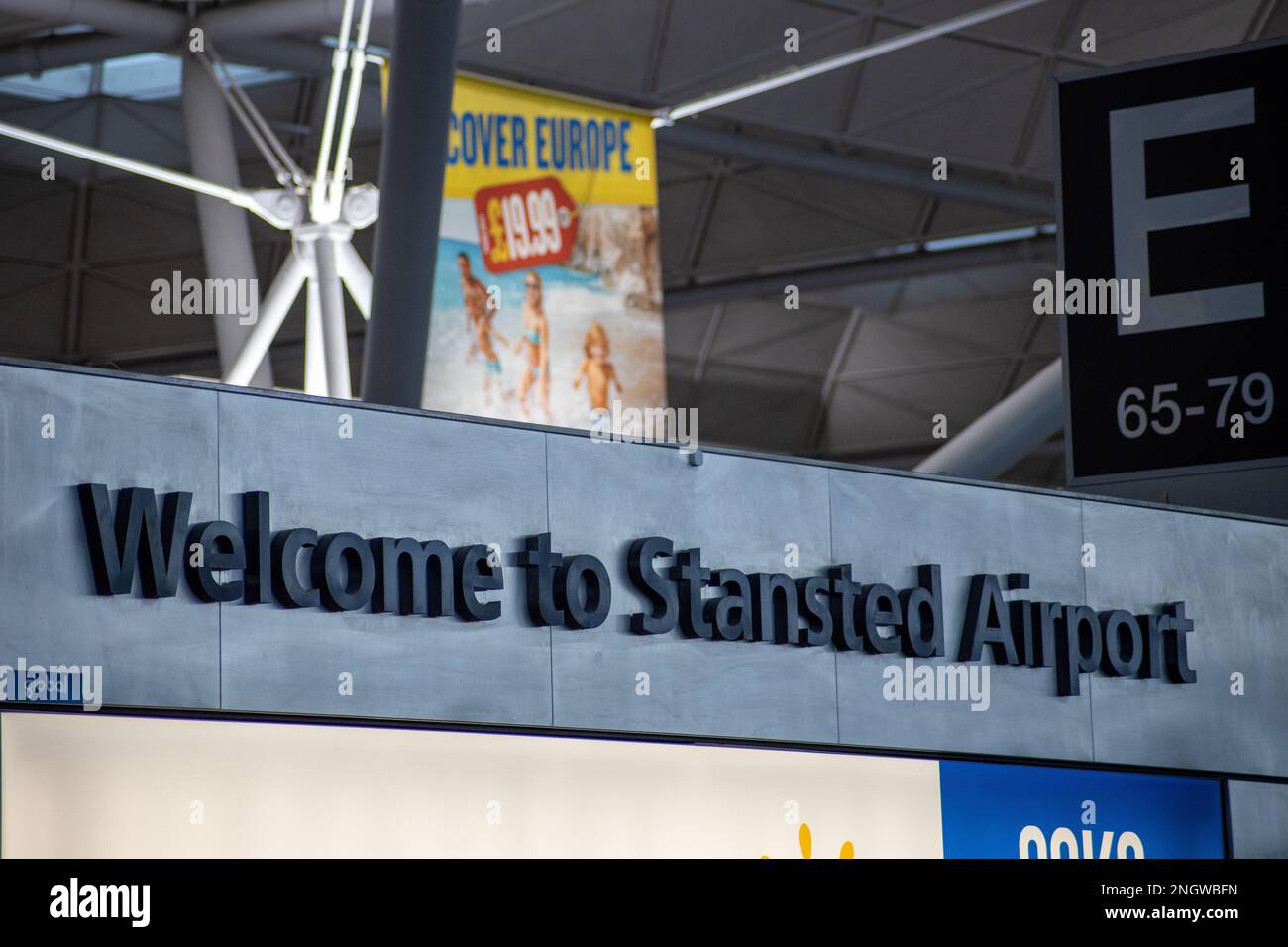 Welcome to Stansted Airport sign. Credit: Sinai Noor/Alamy Stock Photo ...