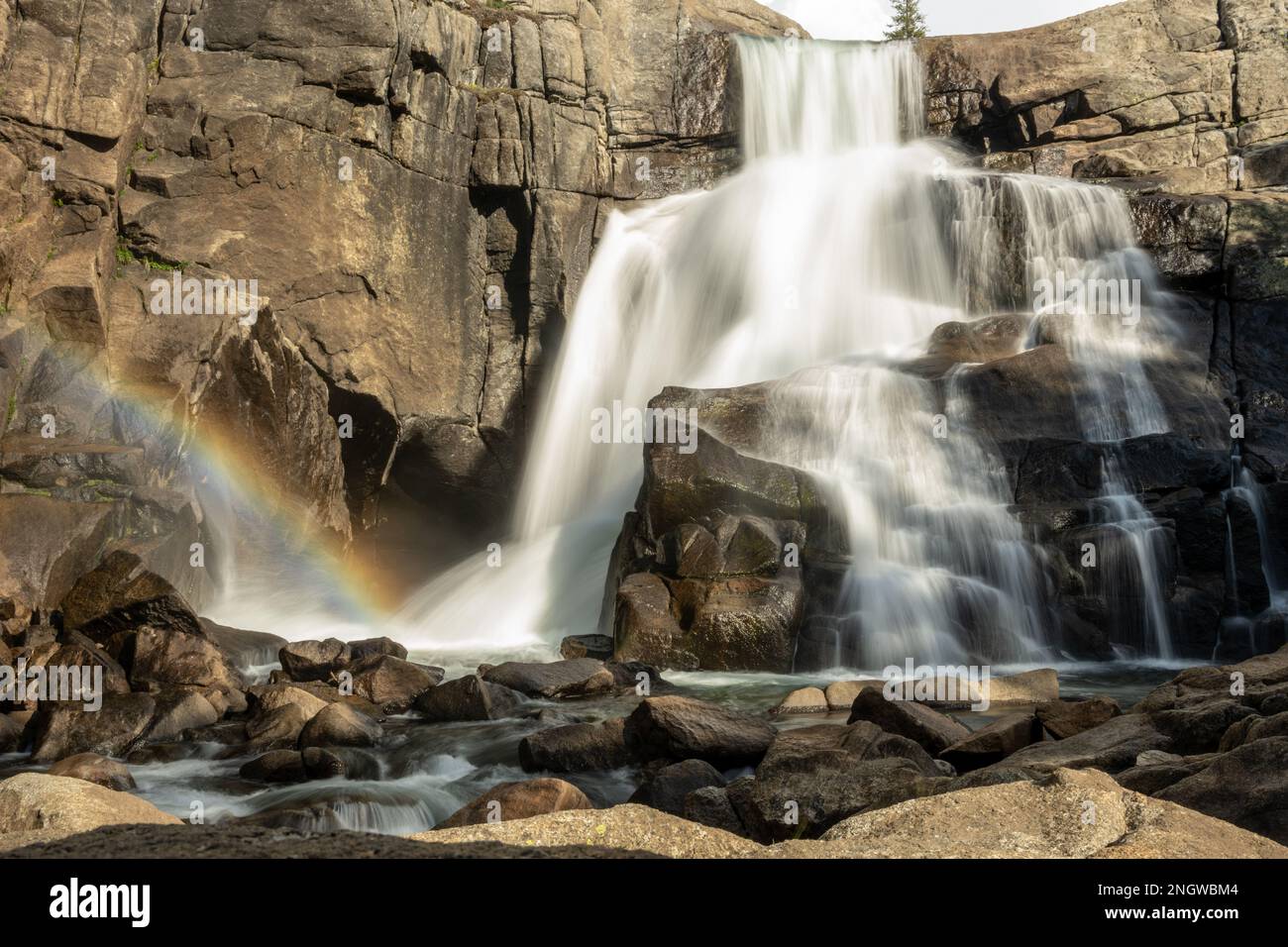 Yosemite tioga road cascade falls hi-res stock photography and images ...