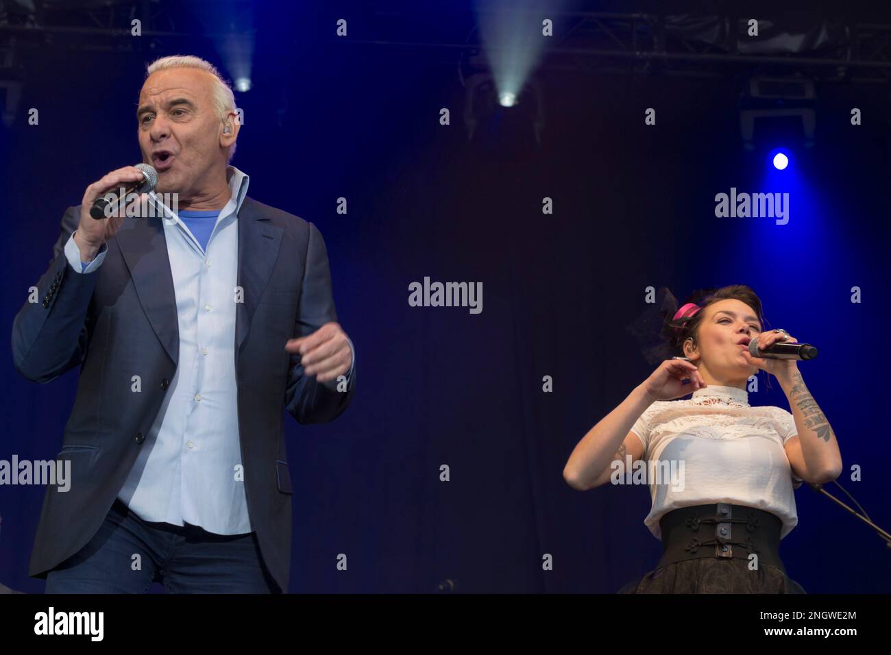 The french singer and his project Pluribus live in Incourt | Michel ...