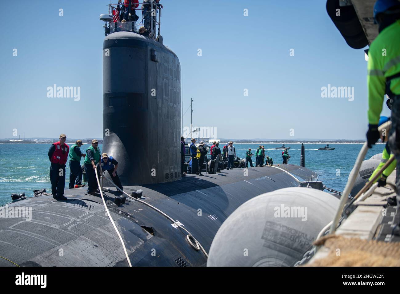 GARDEN ISLAND, Australia - Sailors from the Virginia-class fast-attack ...