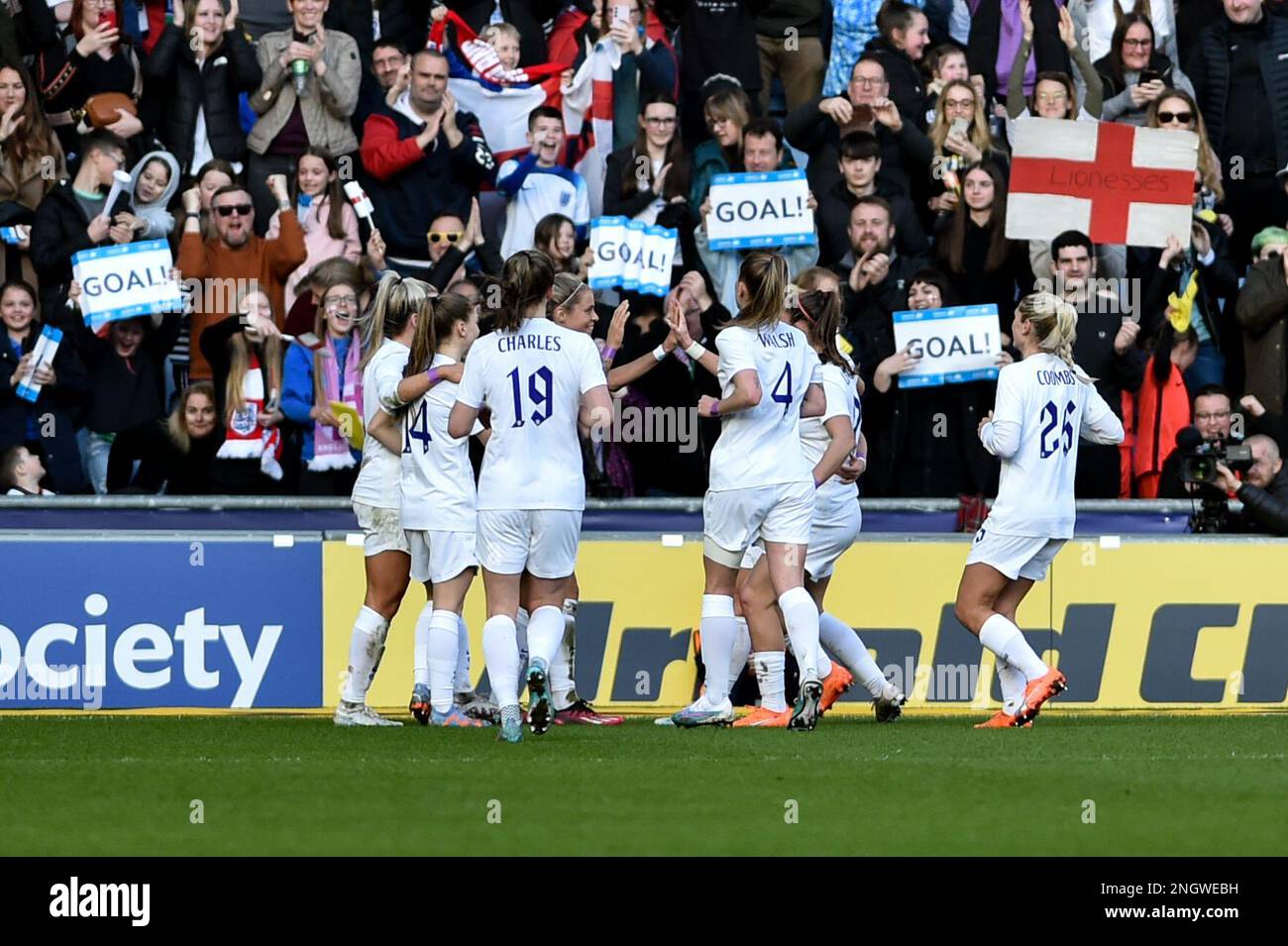 England celebrate the first goal hi-res stock photography and images - Alamy