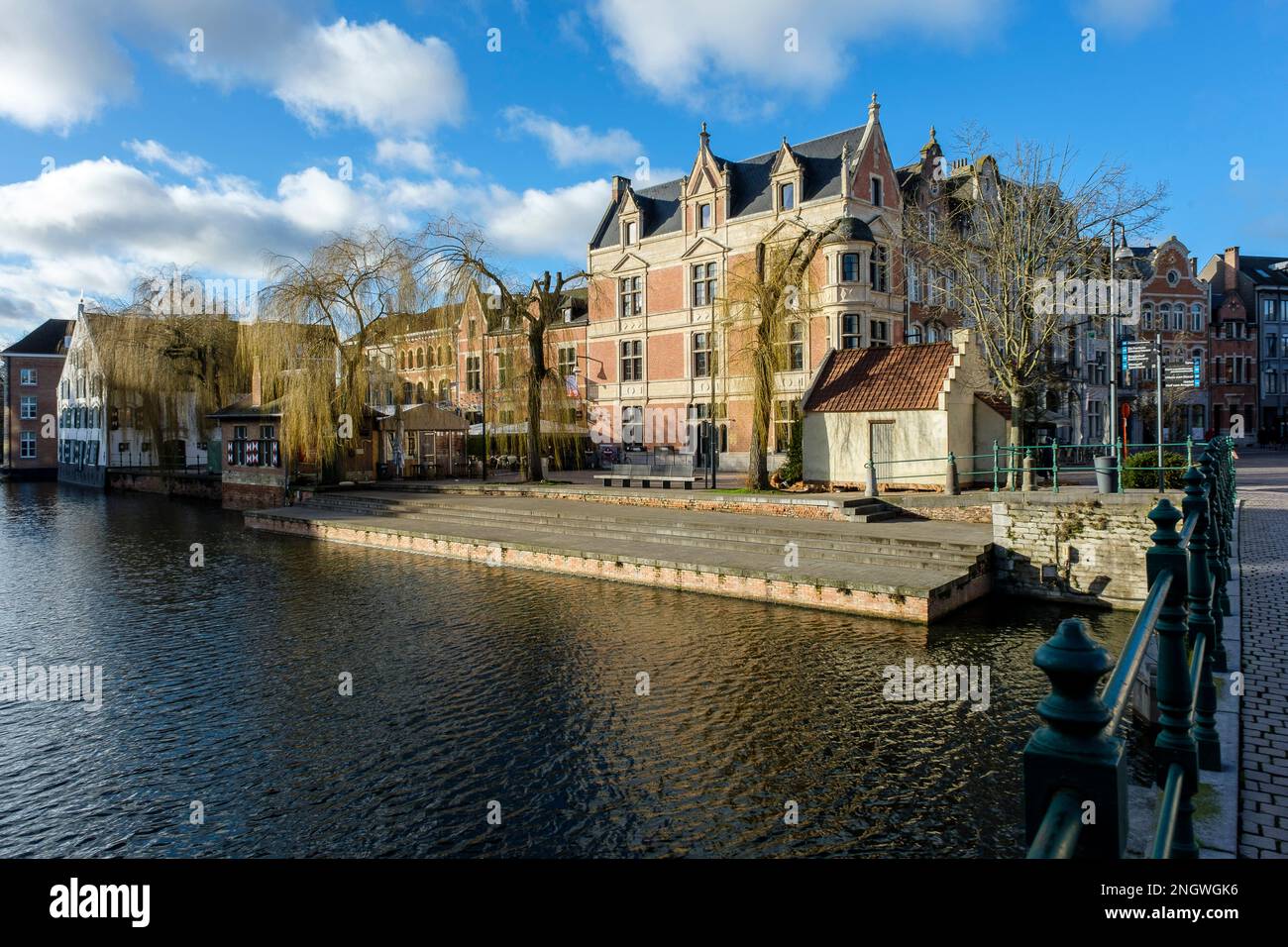 Lier historical city and the Nete river| Lier est une cite historique ...