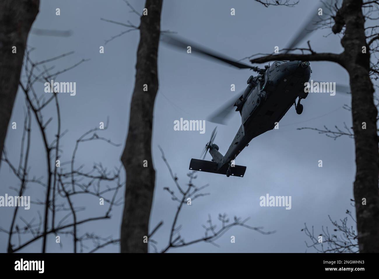 U.S. Marines with 1st Battalion, 2d Marines approach a landing zone in ...