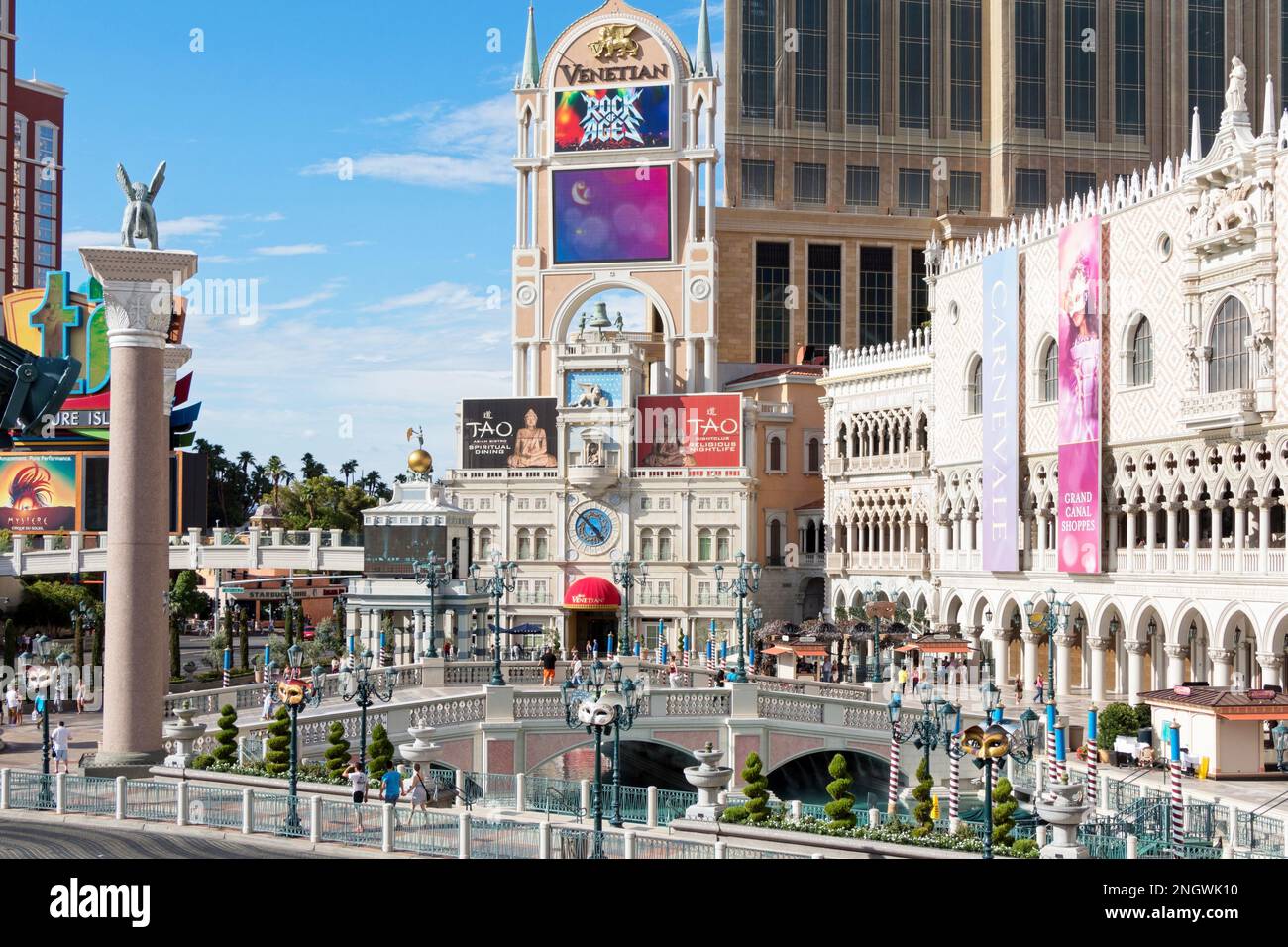 Classic venetian architecture hi-res stock photography and images - Alamy