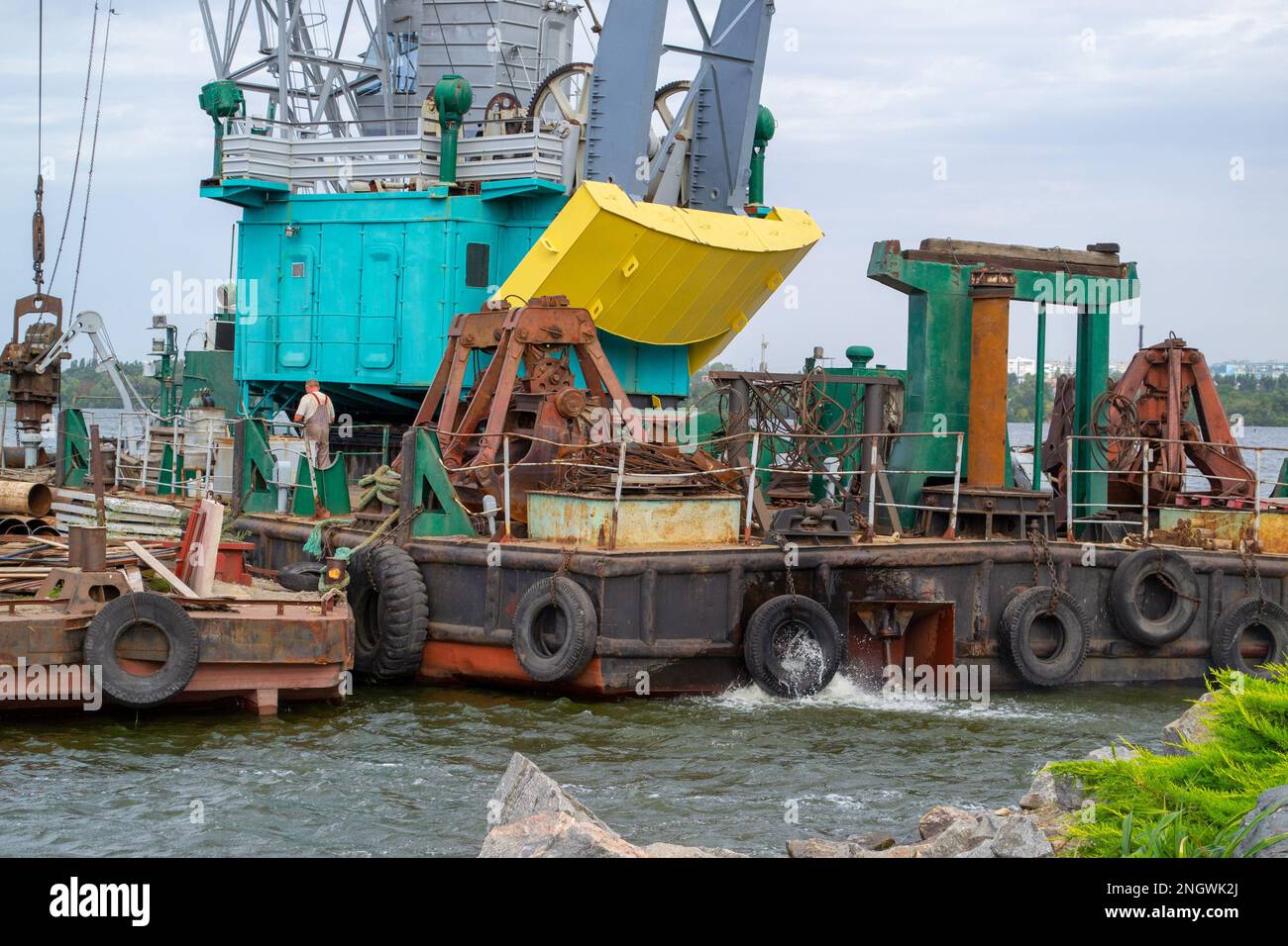 Crane luffing mechanism hi-res stock photography and images - Alamy