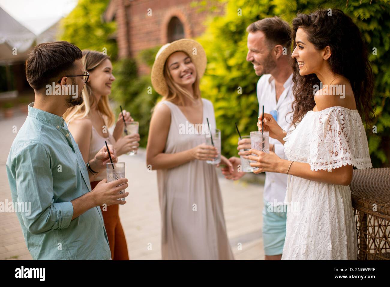 Refreshing your memories hi-res stock photography and images - Alamy