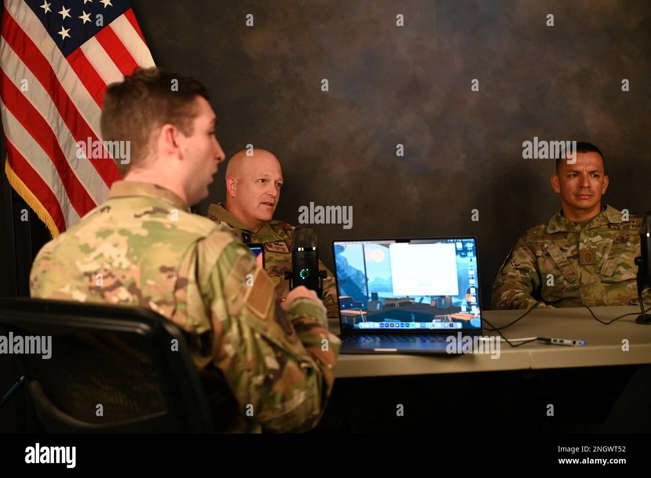 97 amw command team hi-res stock photography and images - Alamy 97 amw command team hi-res stock photography and images - Alamy