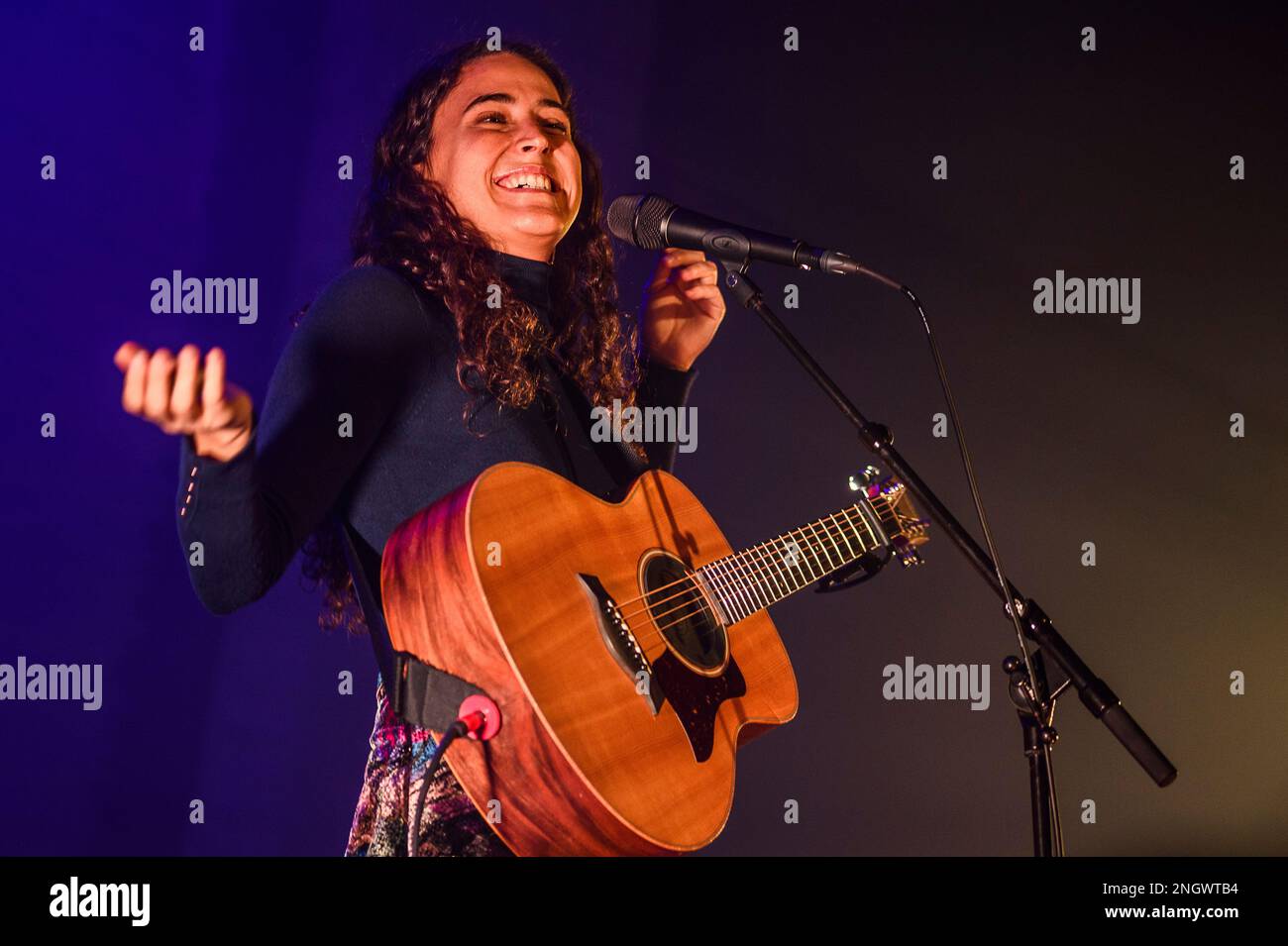 The portuguese singer Maro performs live in Brussels | La chanteuse ...
