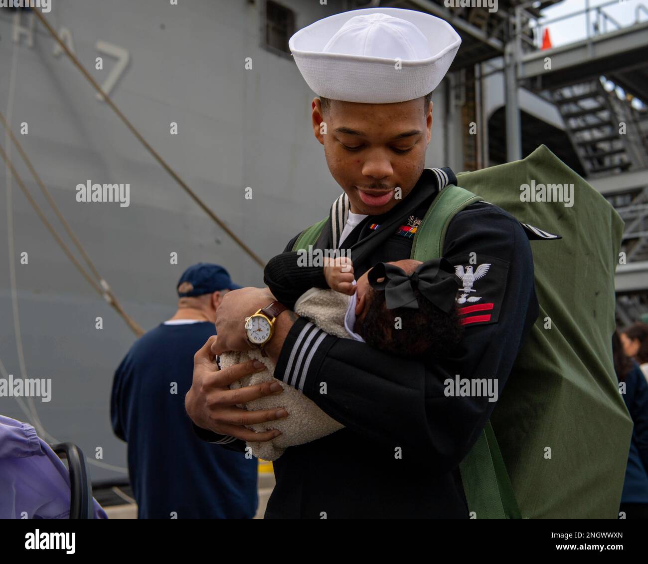 SAN DIEGO (Nov. 29, 2022) Aviation Ordnanceman 2nd Class Israel Jones ...