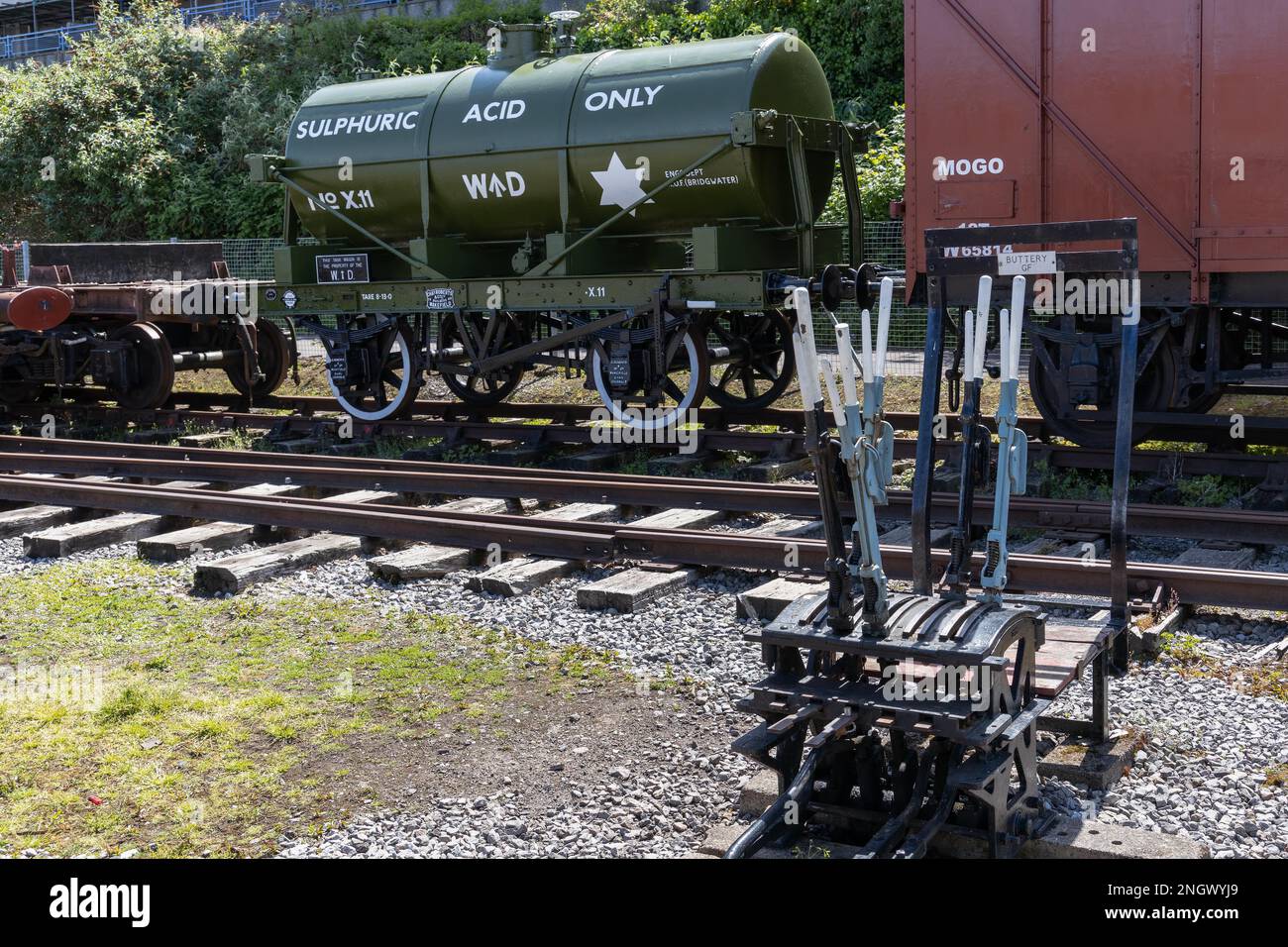 Old railway dock hi-res stock photography and images - Alamy