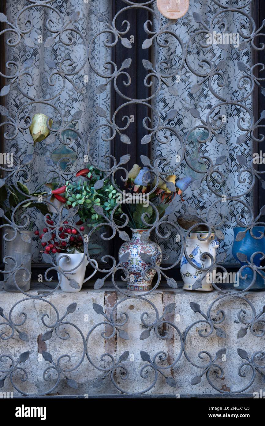 Ornate bars on window hi-res stock photography and images - Alamy