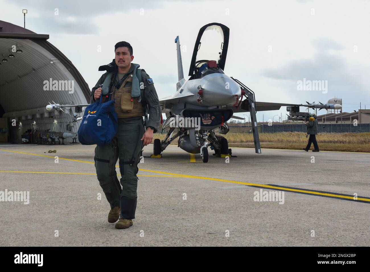 U.S. Air Force Capt. Matthew Hale, 35th Fighter Squadron pilot, departs ...