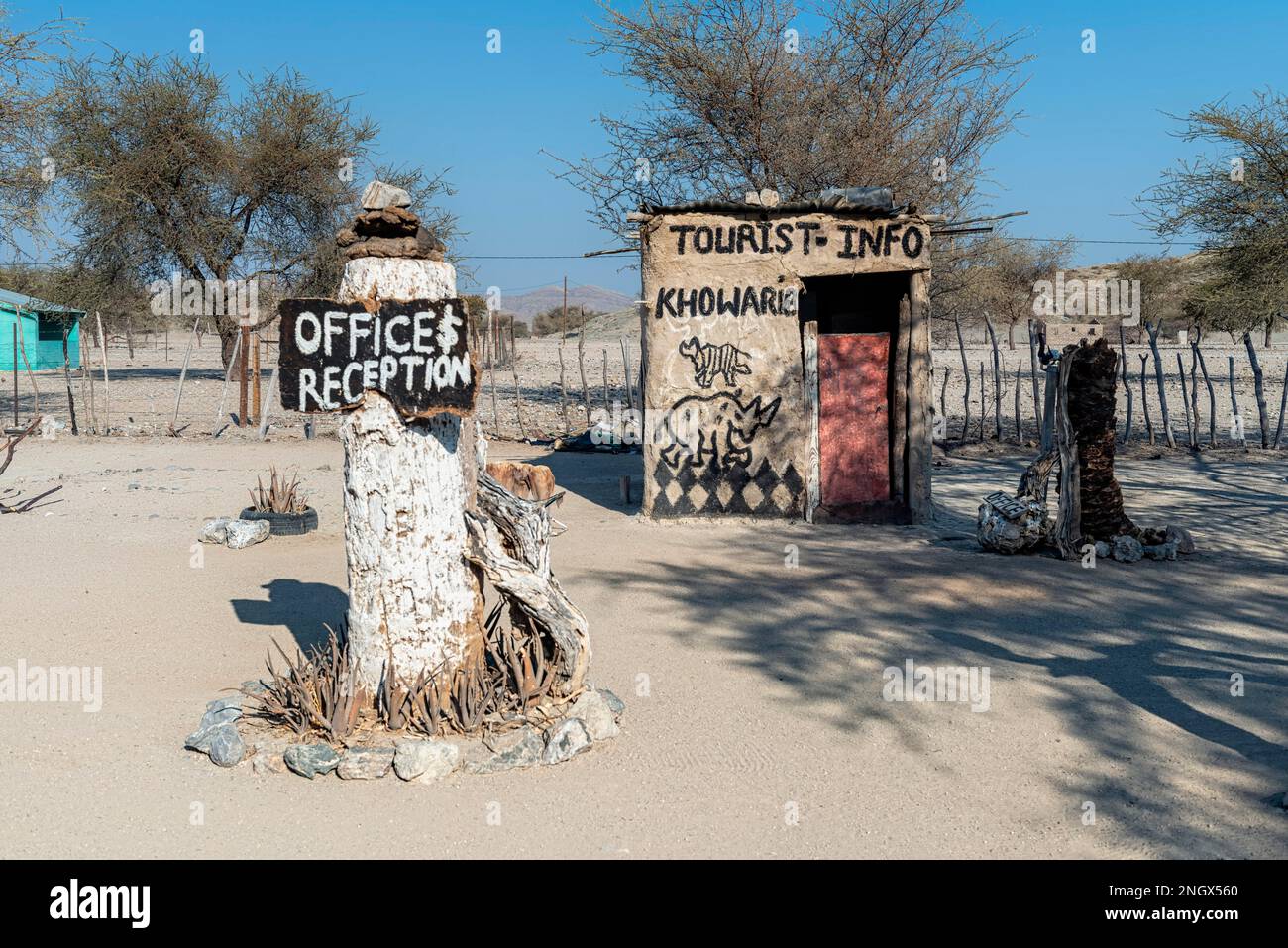 Office painting hi-res stock photography and images - Alamy