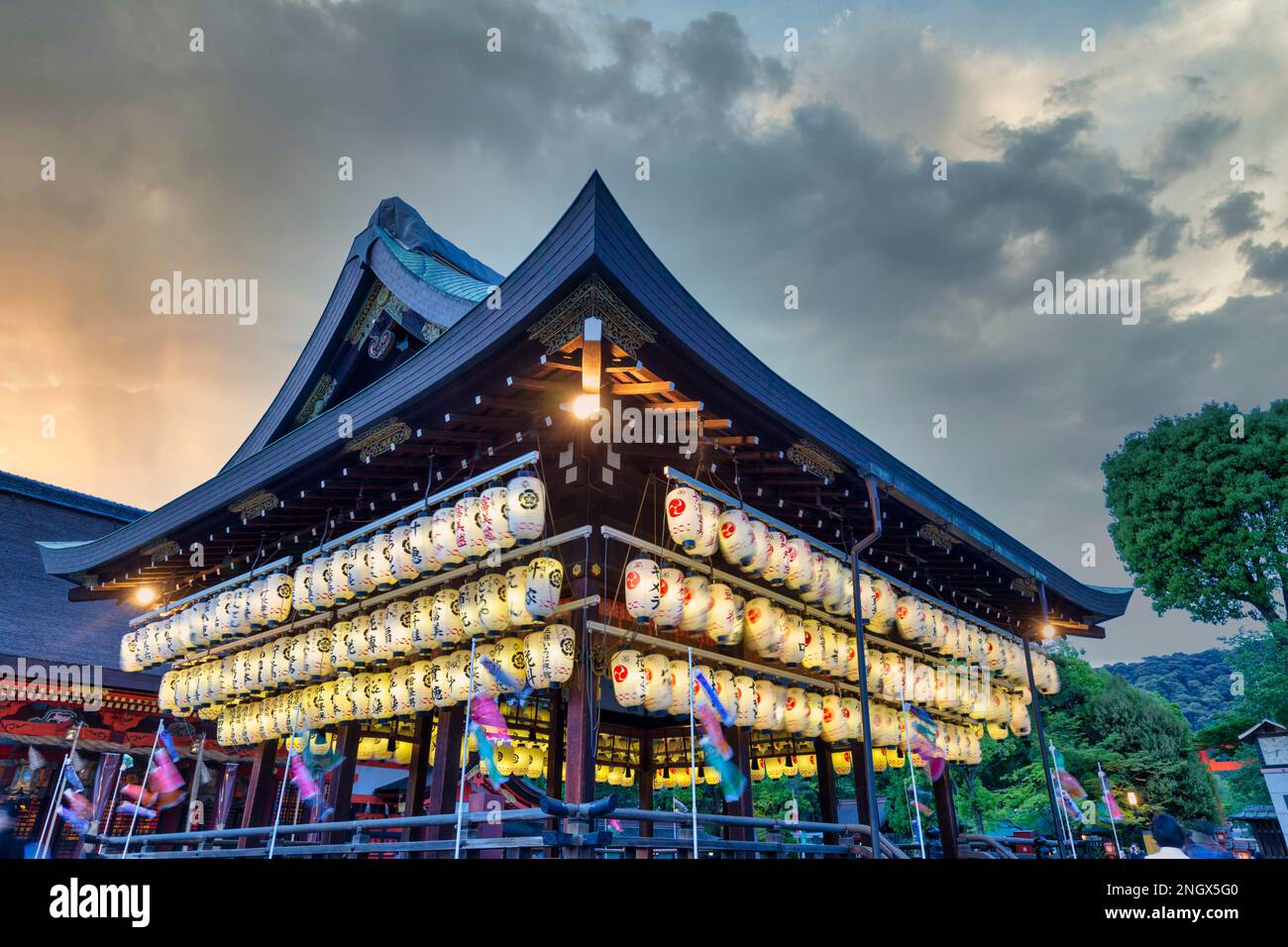 Kyoto Japan. Yasaka shrine temple at sunset Stock Photo - Alamy