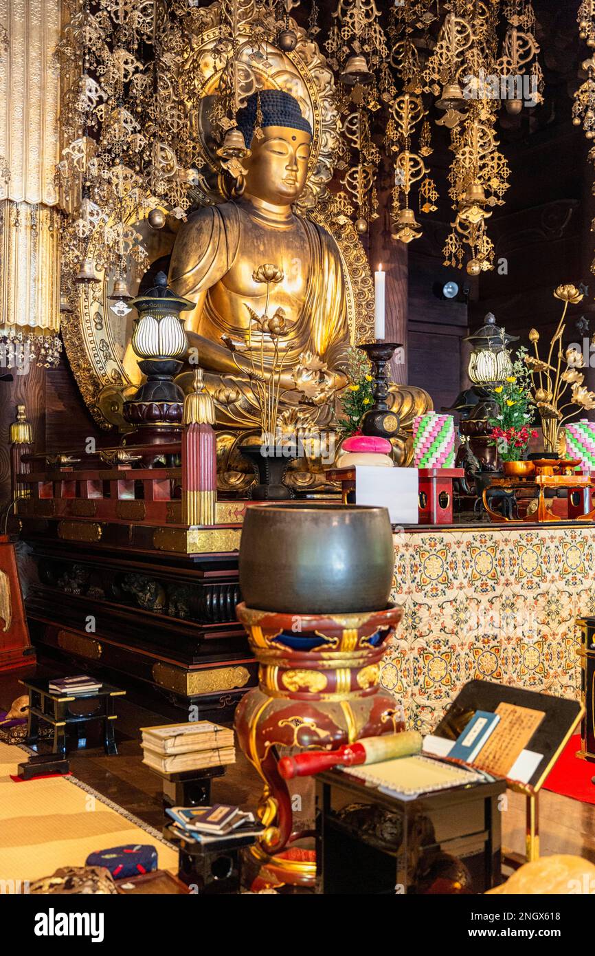 Kyoto Japan. Buddha statue inside Chion-in temple Stock Photo - Alamy