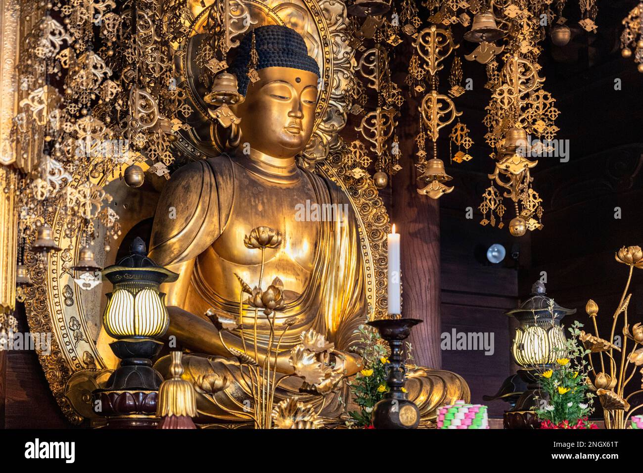 Japan folklore statue hi-res stock photography and images - Alamy
