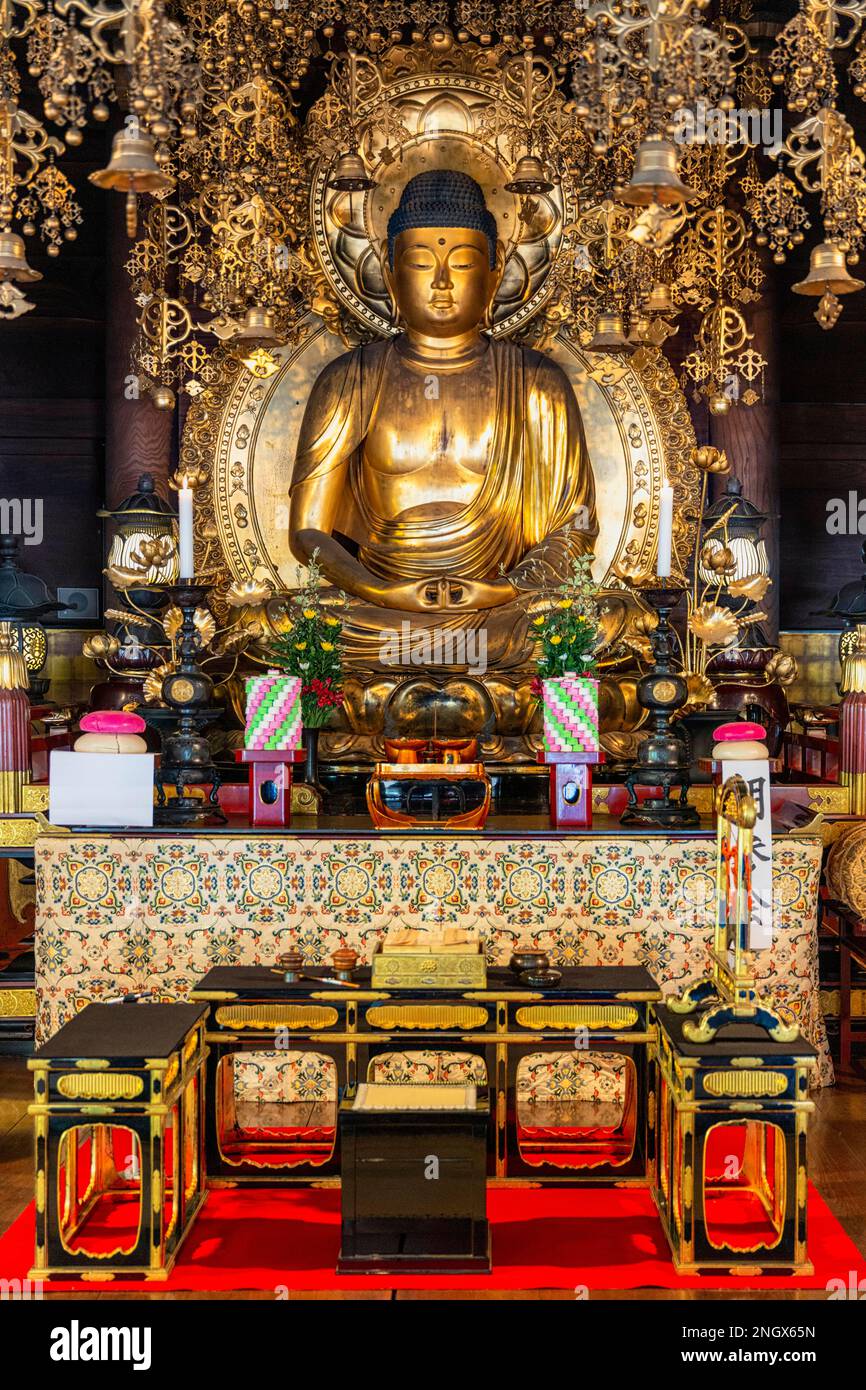 Kyoto Japan. Buddha statue inside Chion-in temple Stock Photo - Alamy