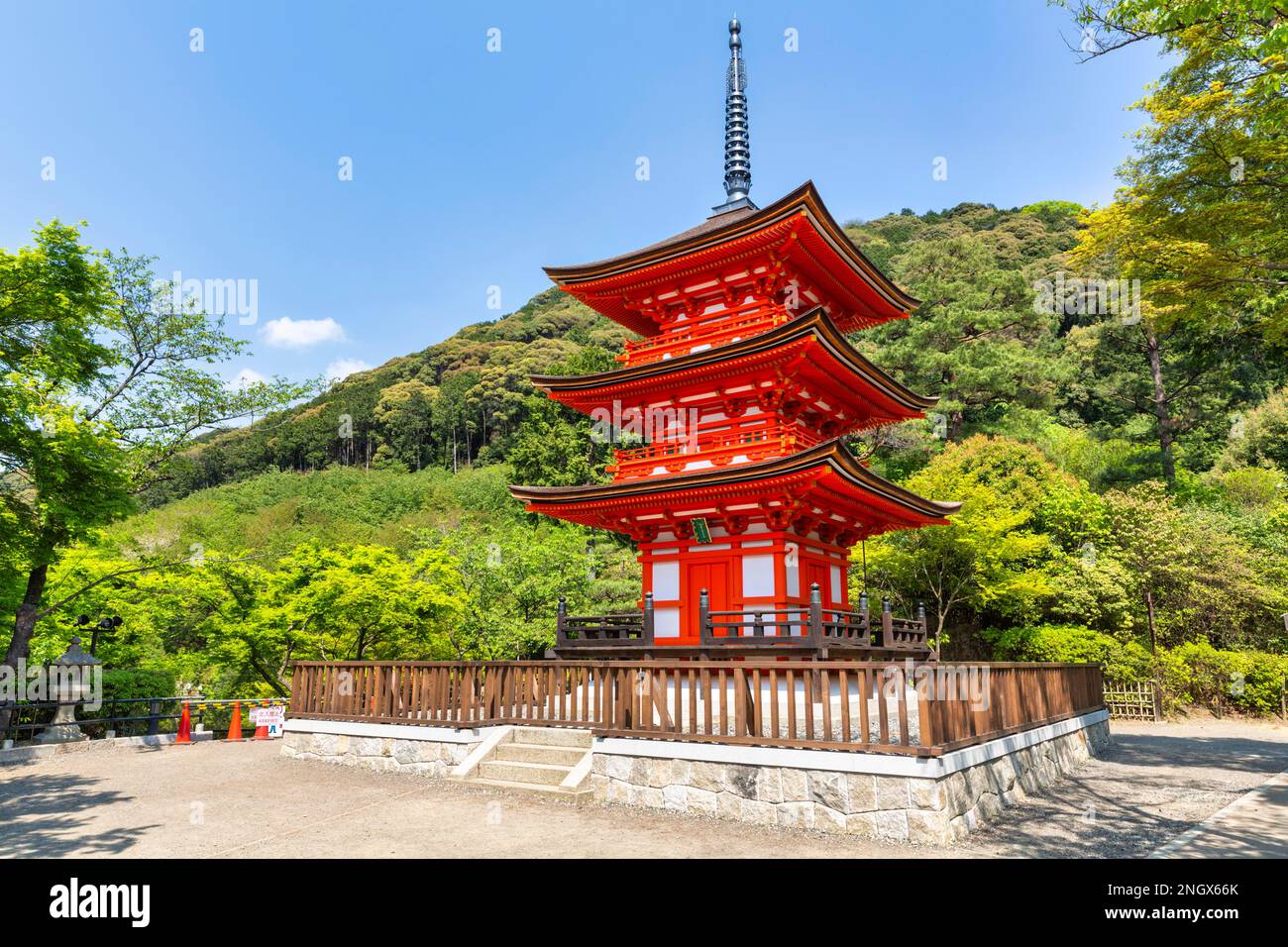 Kiyomizu shrine hi-res stock photography and images - Alamy