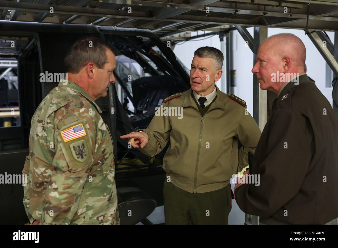 Maj. Gen. Mark Schindler, Pennsylvania’s adjutant general, welcomes Lt ...