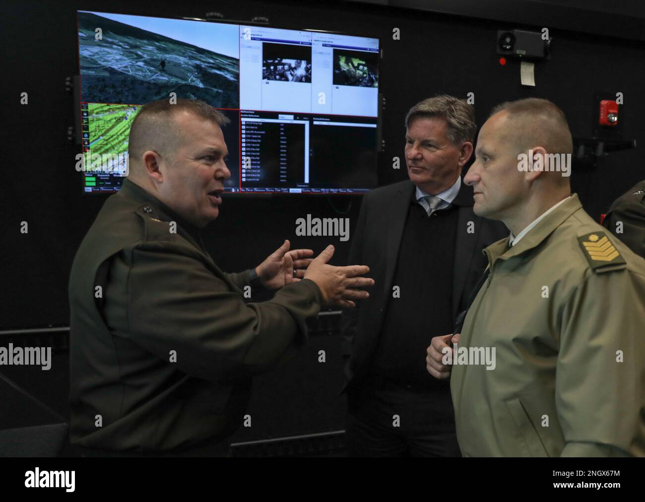 Maj. Gen. Mark Schindler, Pennsylvania’s adjutant general, welcomes Lt ...