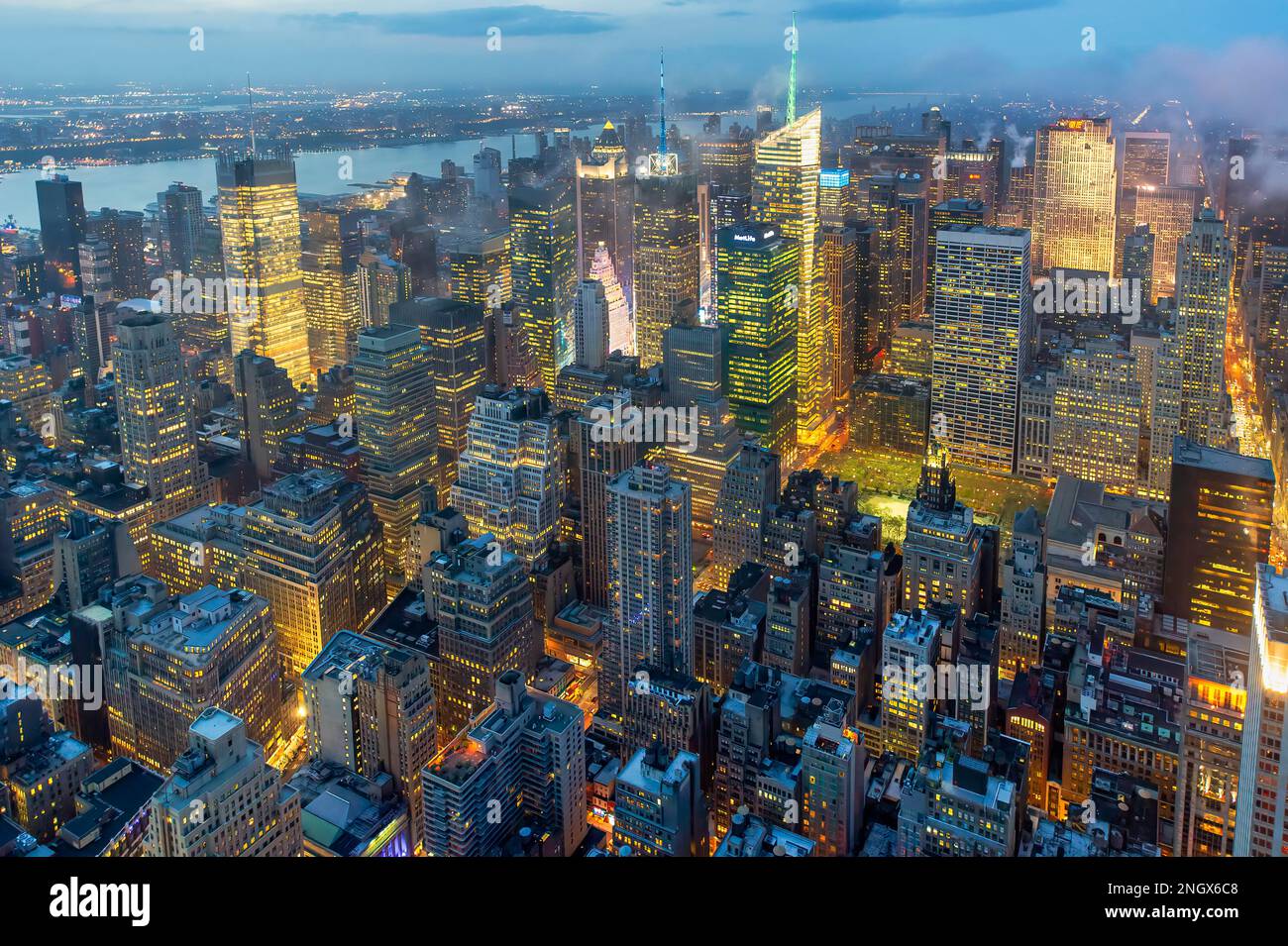 Manhattan dusk aerial hi-res stock photography and images - Alamy