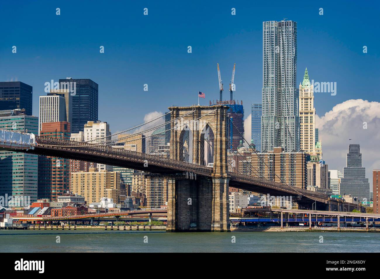 Office building brooklyn hi-res stock photography and images - Alamy