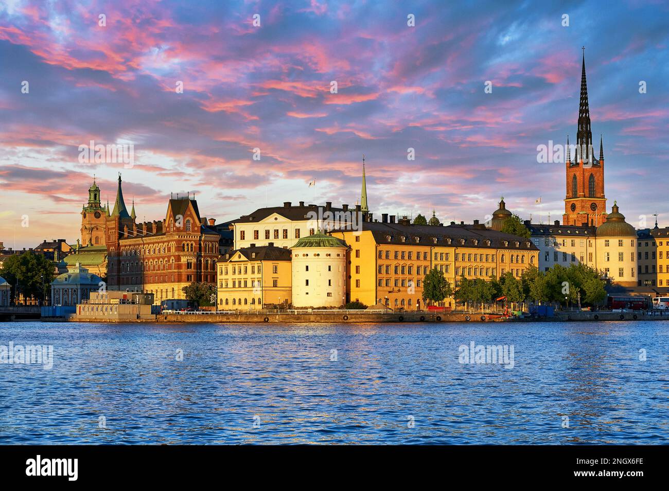 Riddarholm Church (Riddarholmskyrkan), Riddarholmen island and the old ...