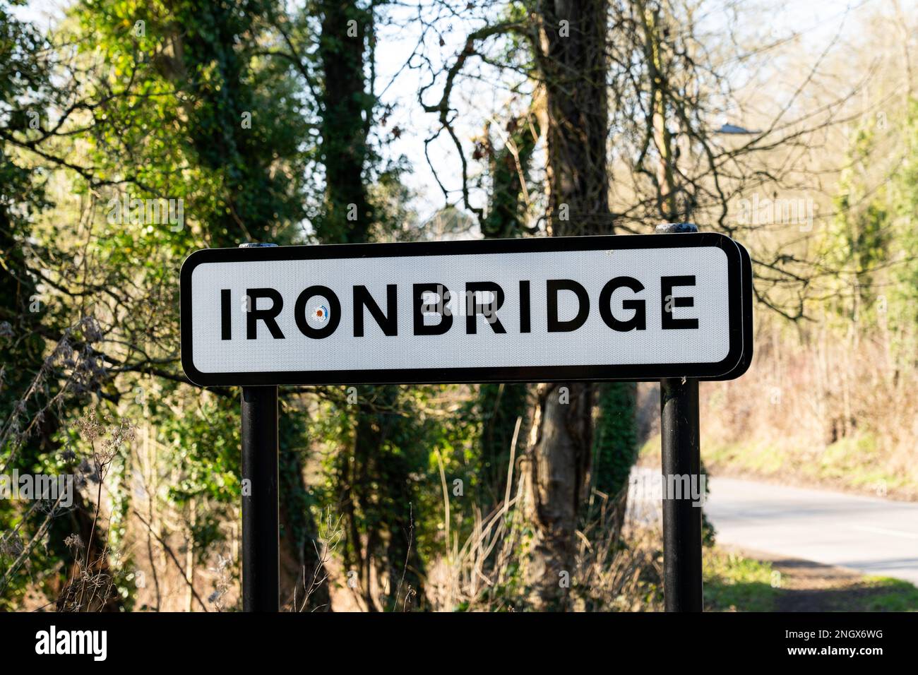 Uk road sign hi-res stock photography and images - Alamy