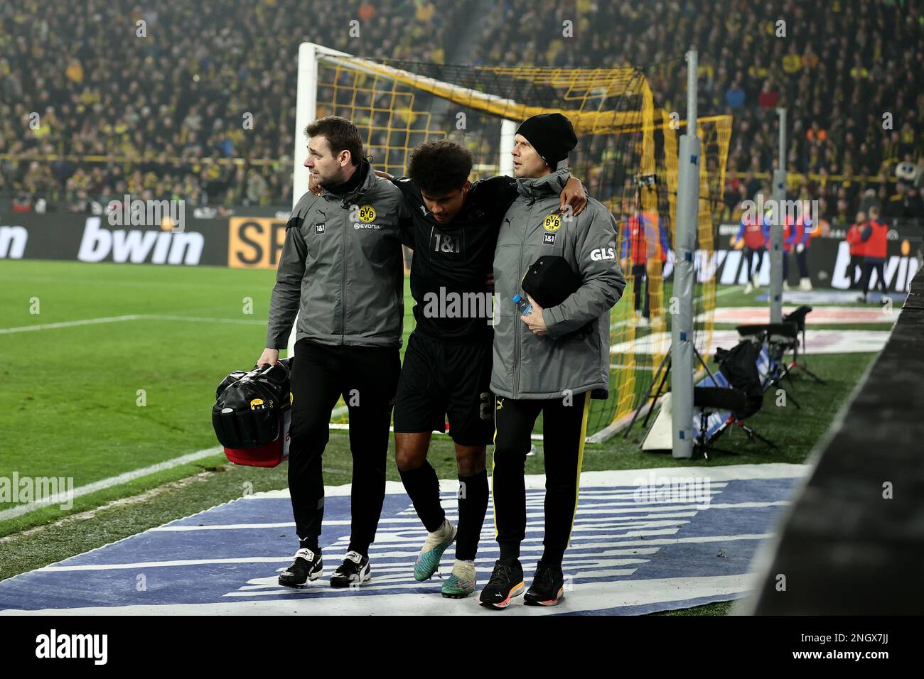 Dortmund, Germany. 19th Feb, 2023. Soccer: Bundesliga, Borussia ...