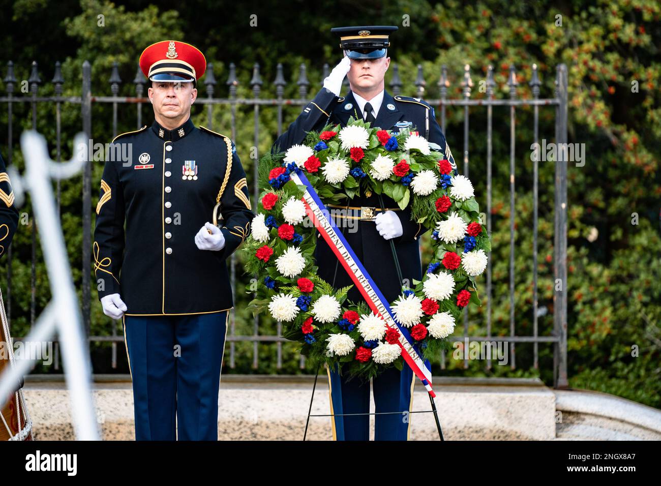A bugler from the U.S. Army Band, "Pershing's Own" and a sentinel from ...