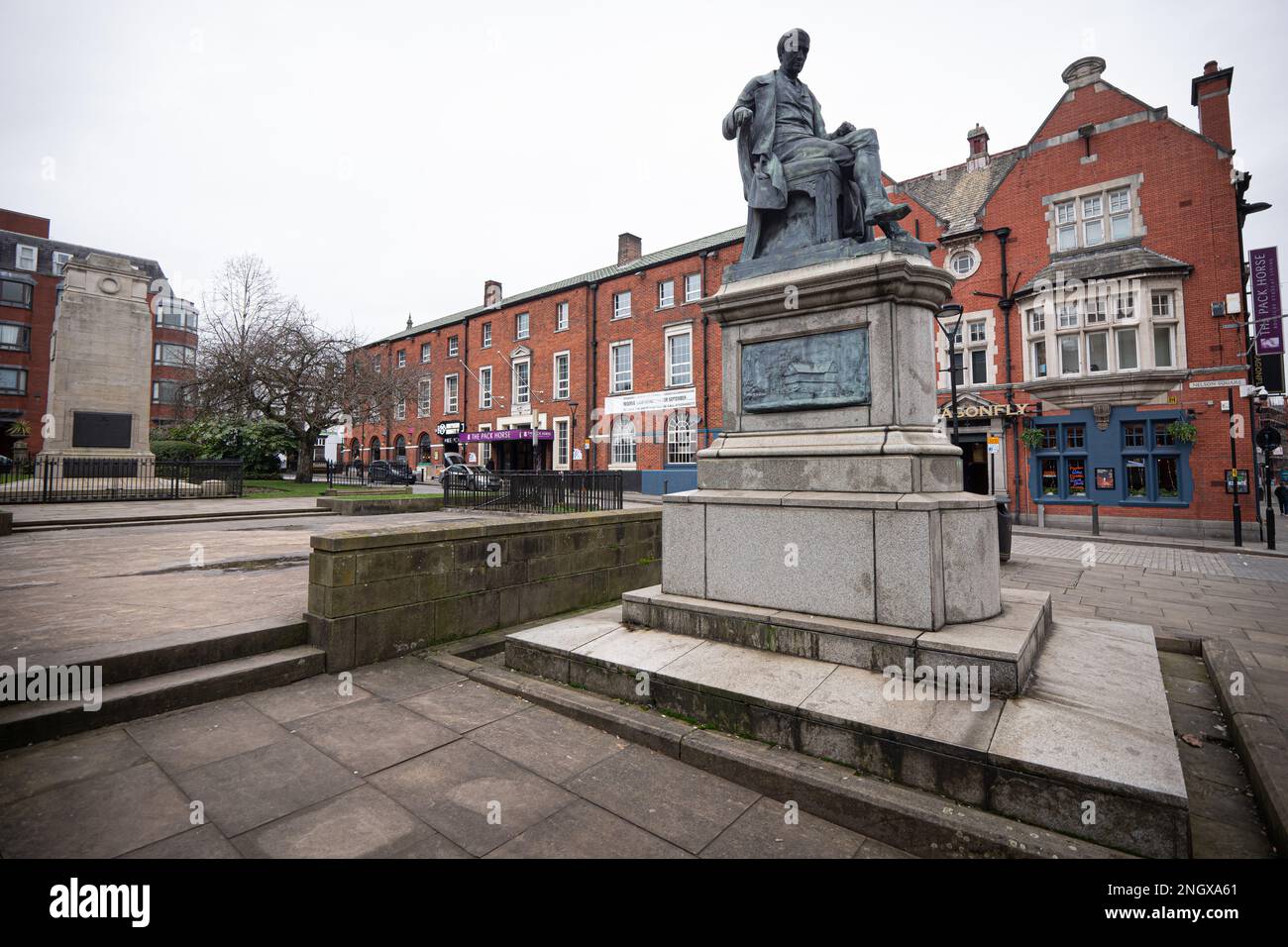 Samuel compton statue hi-res stock photography and images - Alamy
