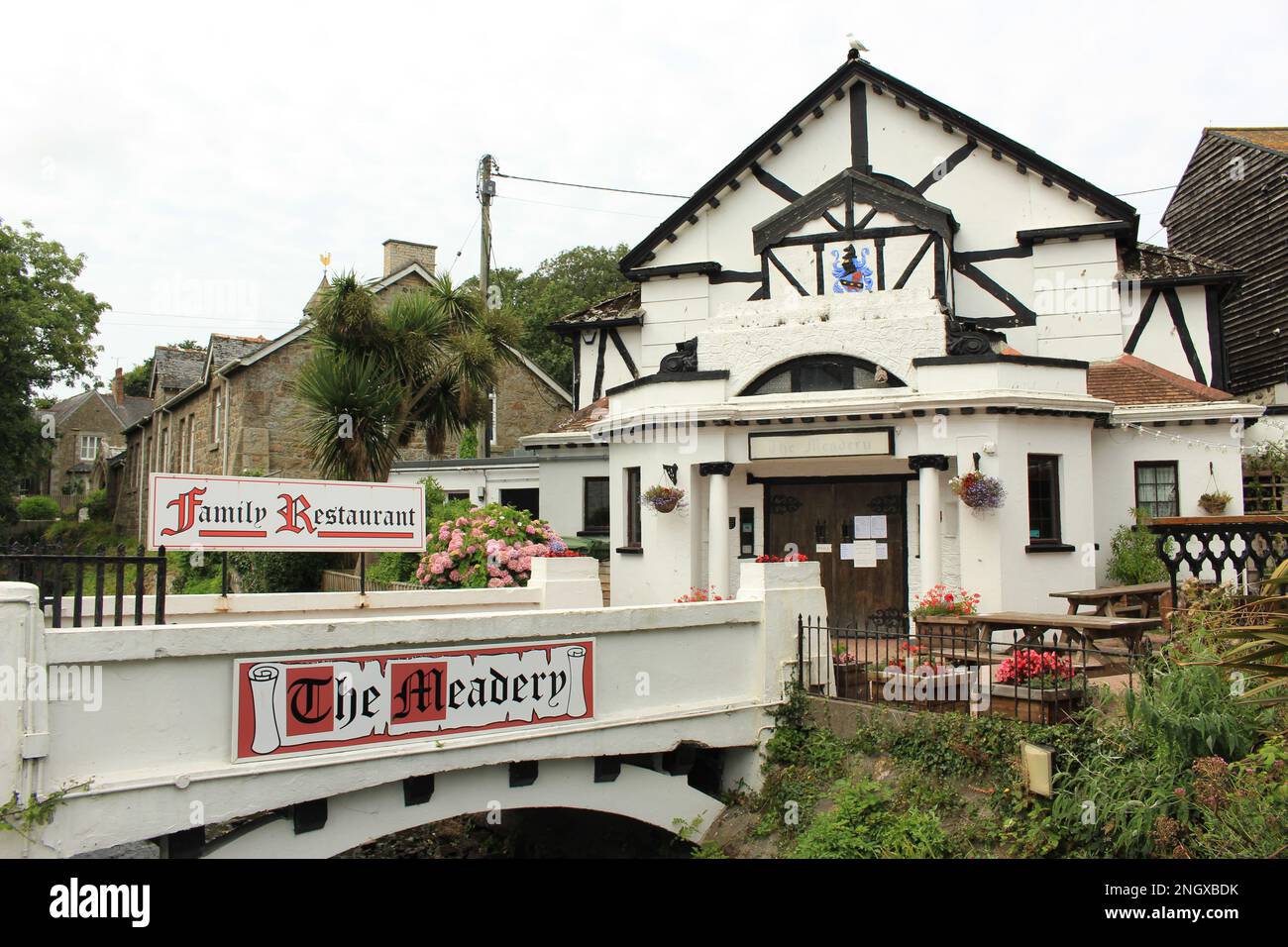 Meadery hi-res stock photography and images - Alamy