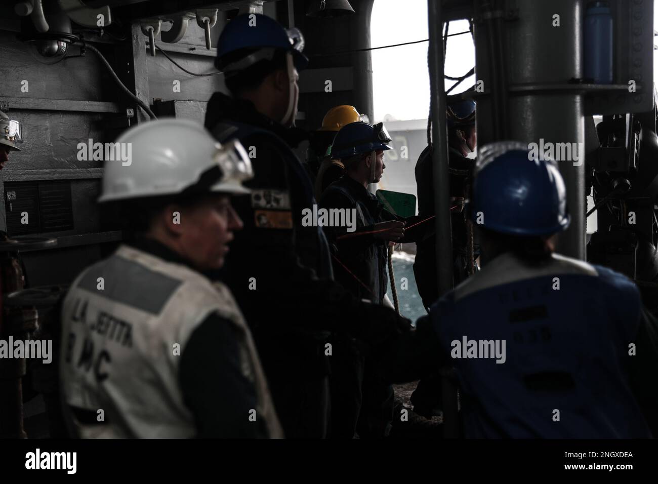 Uss henry j kaiser t ao 187 hi-res stock photography and images - Alamy