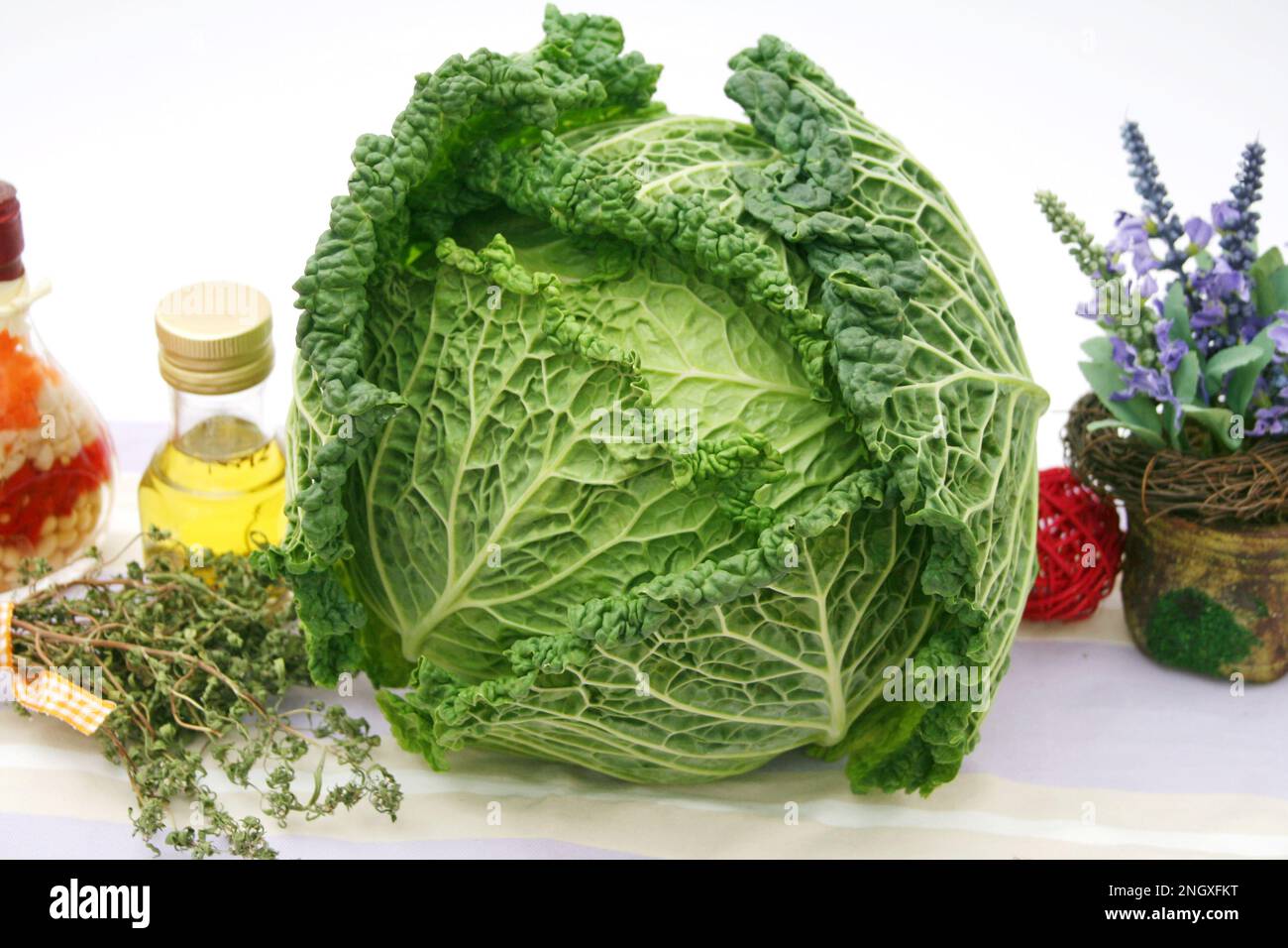 Wirsing cabbage hi-res stock photography and images - Alamy