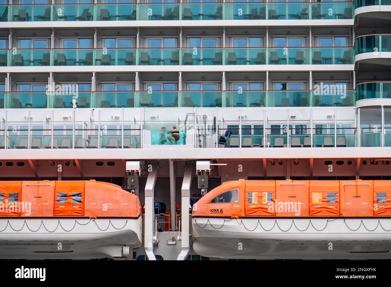 Cruise ship Iona of the British shipping company P&O Cruises, the ...